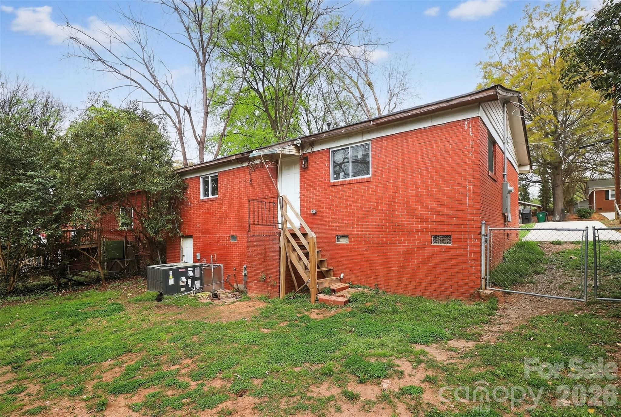 Photo 3 of 1019 Lewiston Avenue, Charlotte, NC