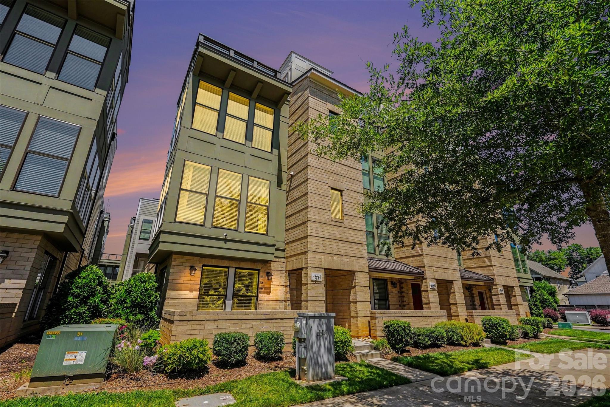 Home for sale at 1571 Duckworth Avenue, Charlotte, NC — photo 1 of 31