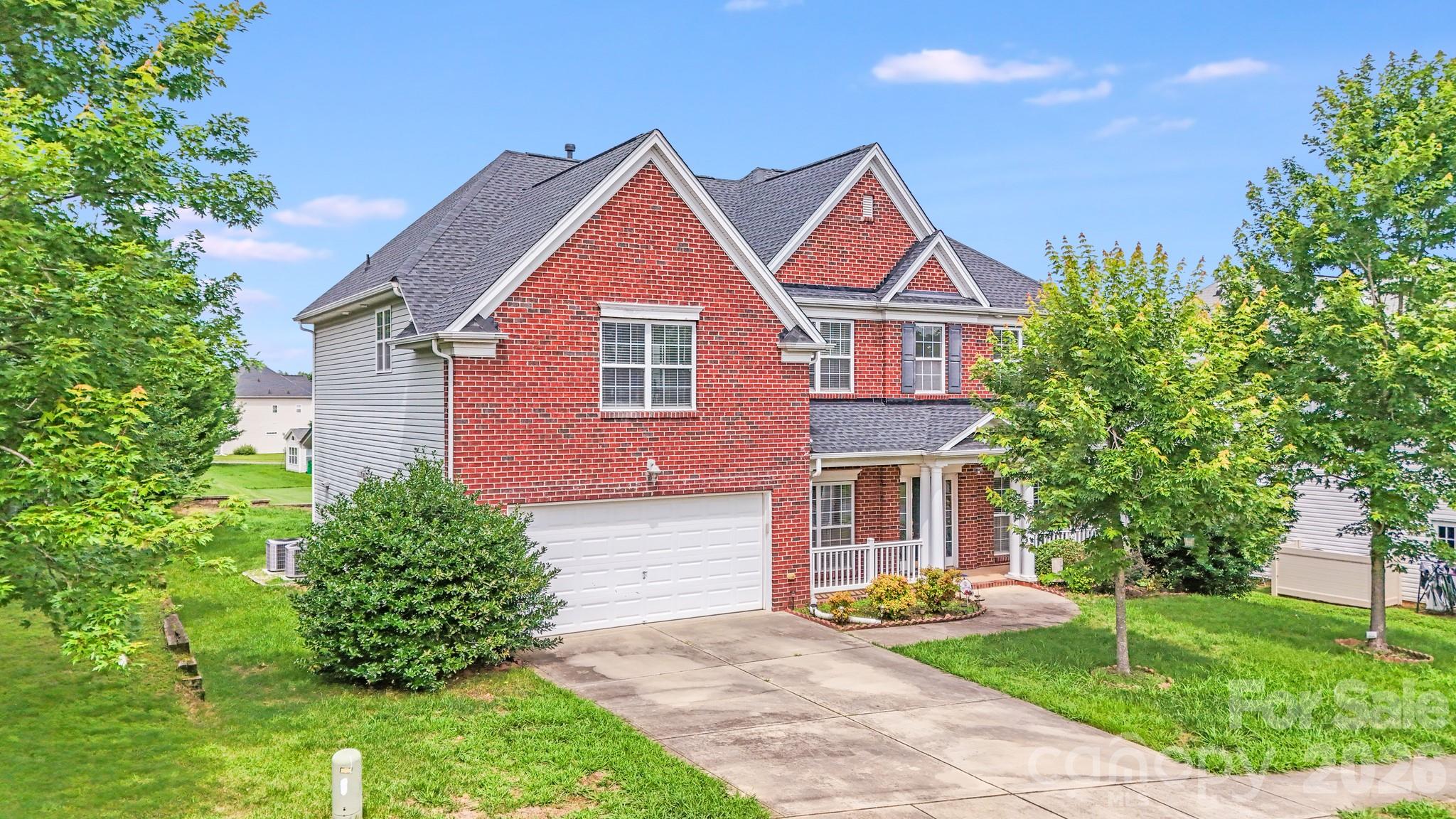 Home for sale at 6227 Castlecove Road, Charlotte, NC — photo 1 of 39