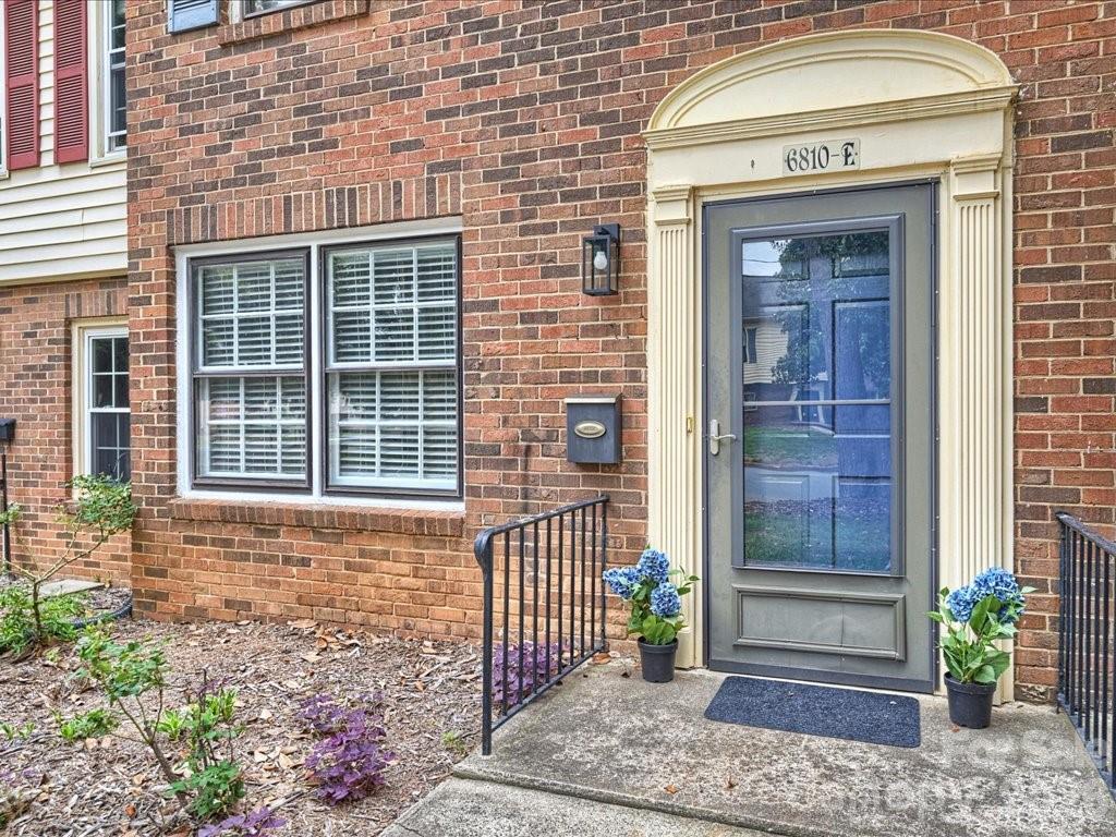 Home for sale at 6810 Farmingdale Drive, Charlotte, NC — photo 1 of 20