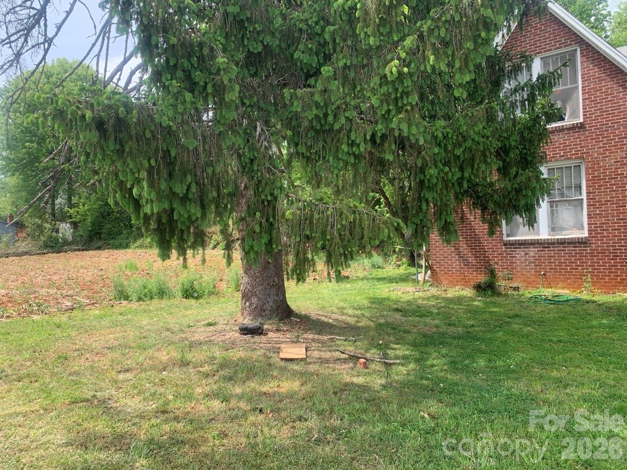 Photo 3 of 615 E Meeting Street, Morganton, NC