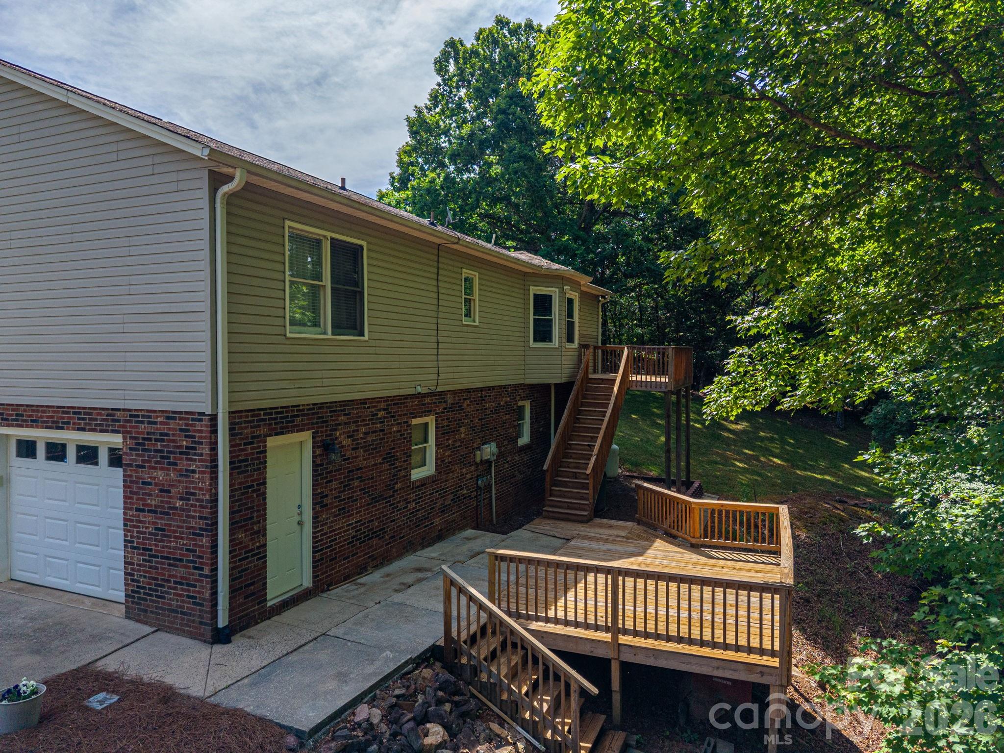 6097 Tuckborough Road, Hickory, NC - photo 36 of 48