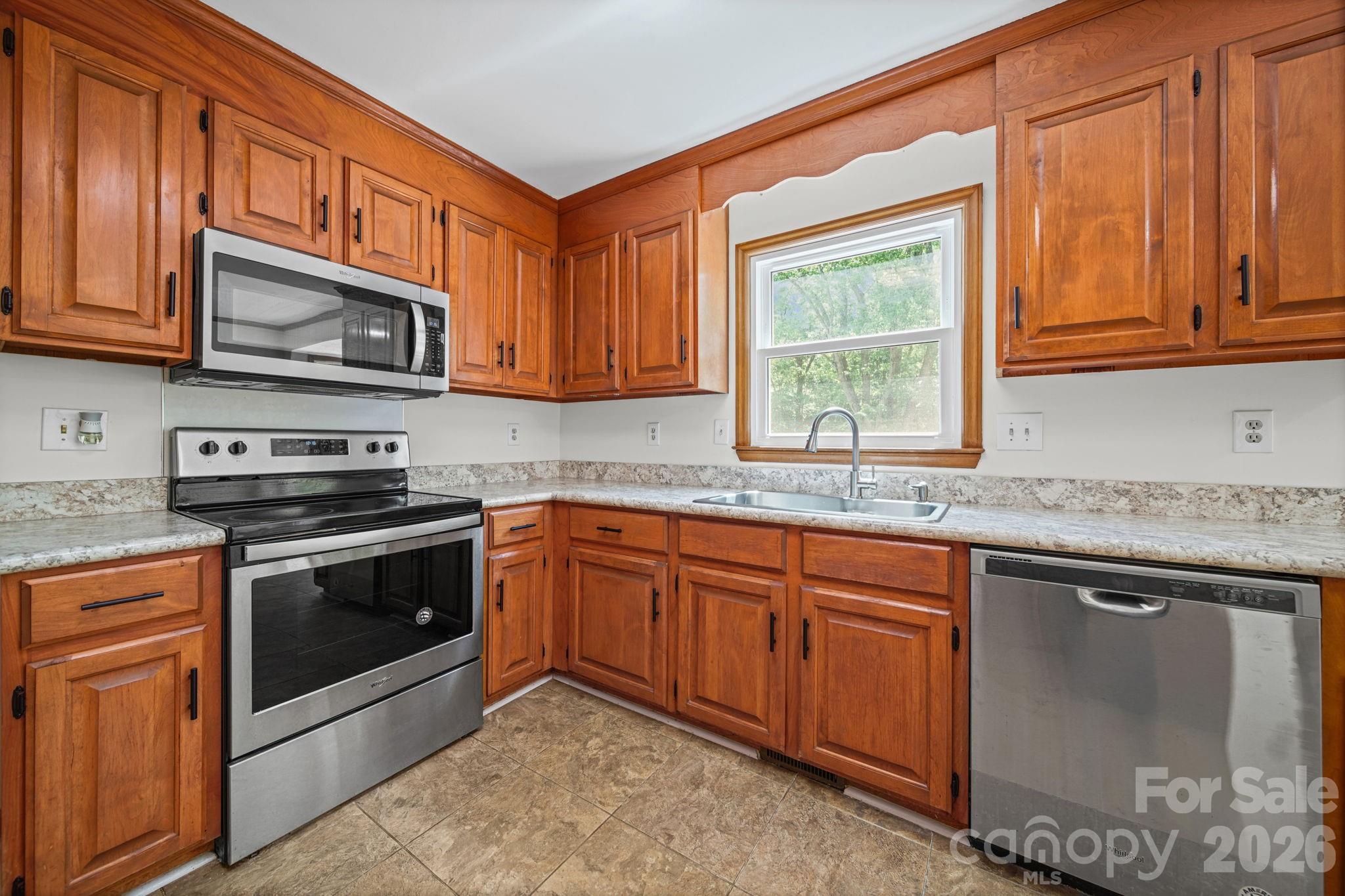Photo 4 of 6520 Dougherty Drive, Charlotte, NC