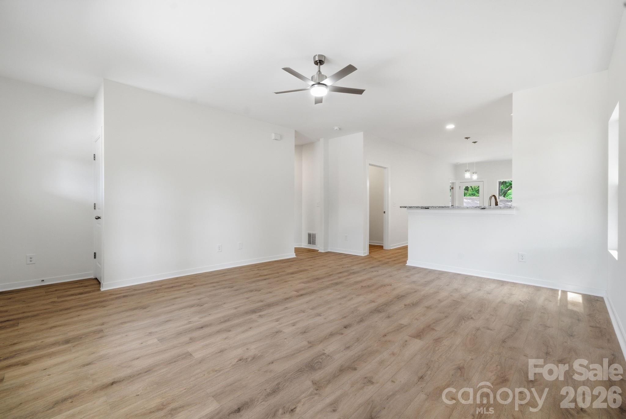 Photo 3 of 1150 Sloop Avenue, Kannapolis, NC