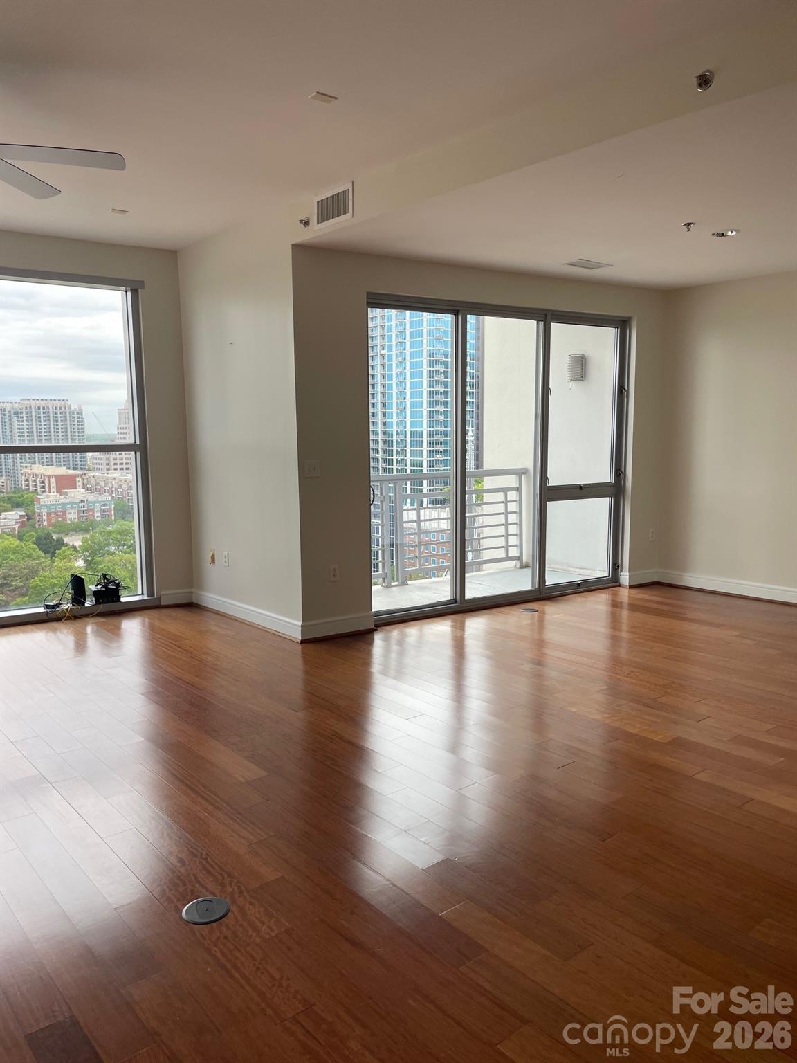Photo 4 of 333 W Trade Street1602, Charlotte, NC