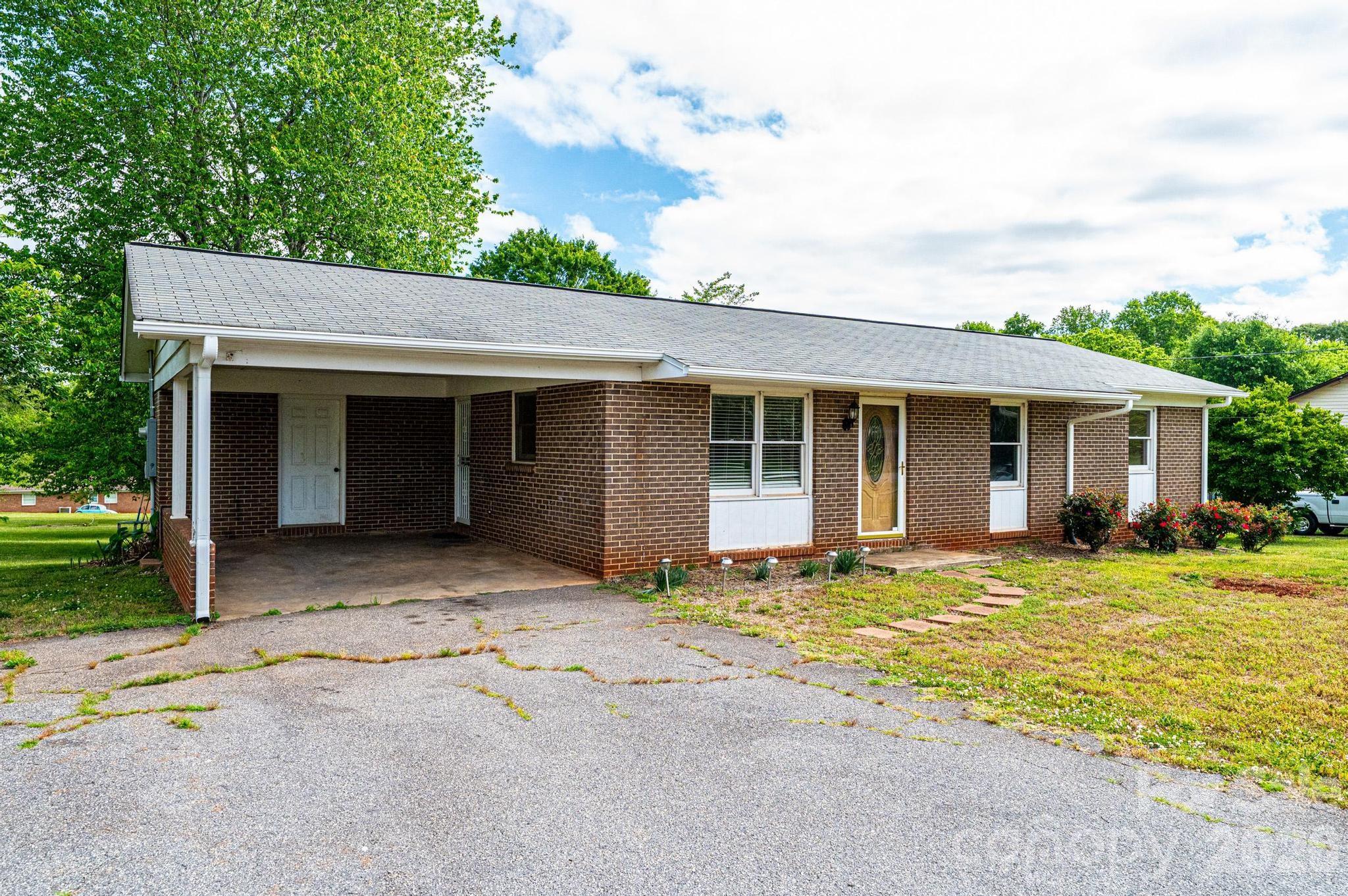 3886 Clay Street, Claremont, NC - photo 2 of 38