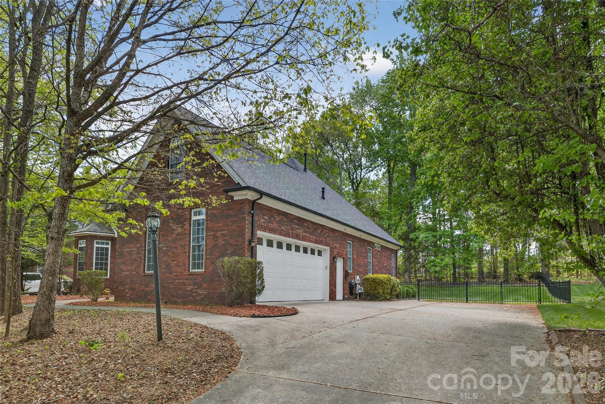 Photo 3 of 4854 Huddersfield Drive, Harrisburg, NC