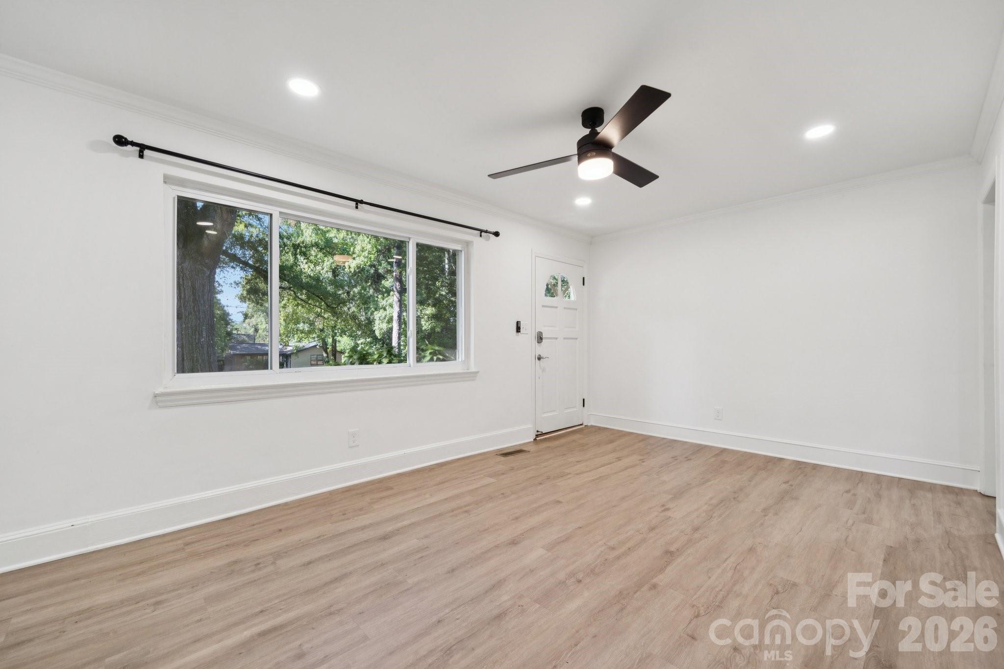 5423 Lantana Avenue, Charlotte, NC - photo 4 of 28
