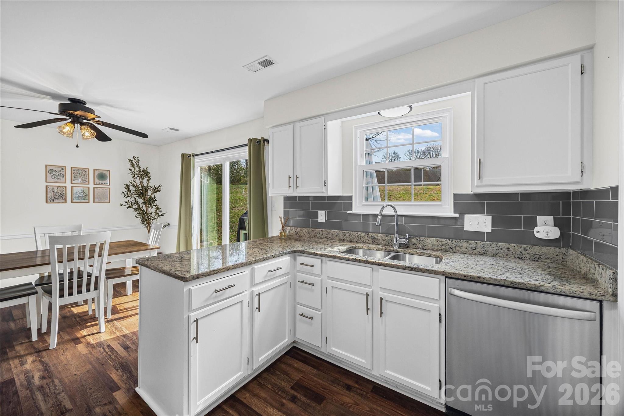 Photo 8 of 6104 Sunbridge Court, Charlotte, NC