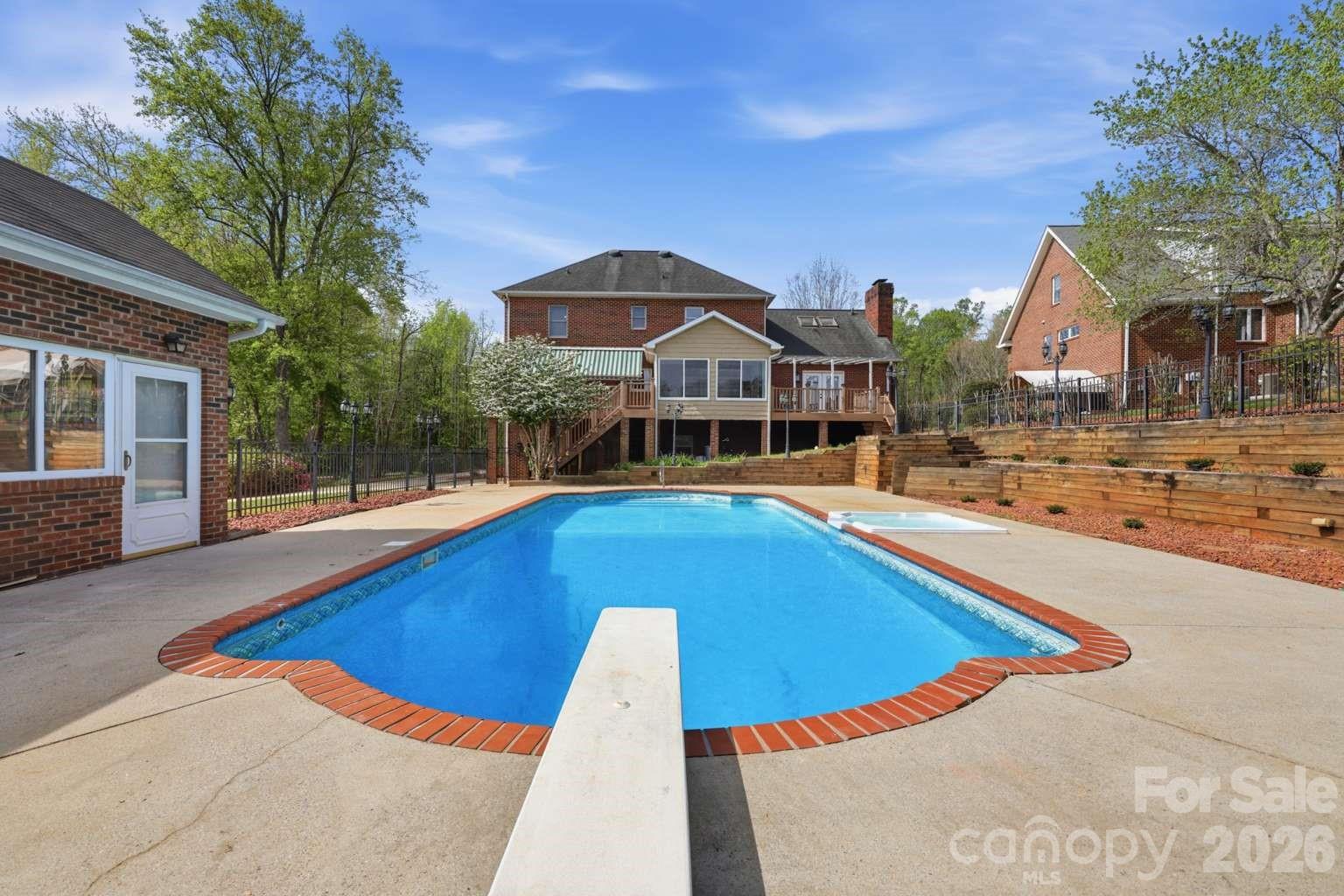3811 Pinecrest Drive NE, Hickory, NC - photo 29 of 36