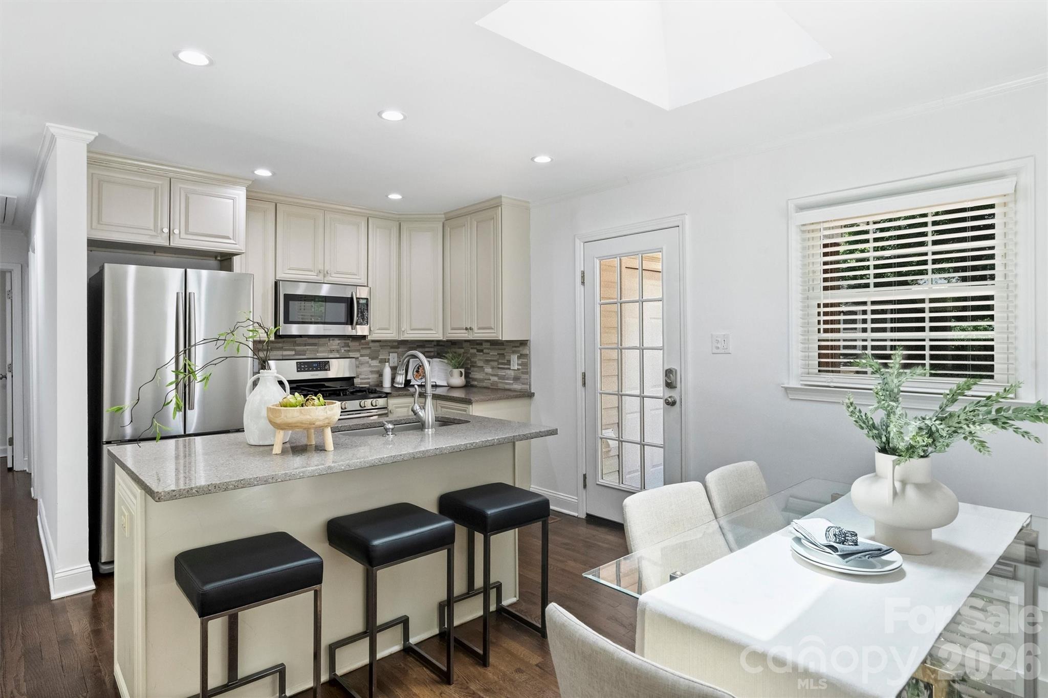 Photo 10 of 827 Spruce Street, Charlotte, NC