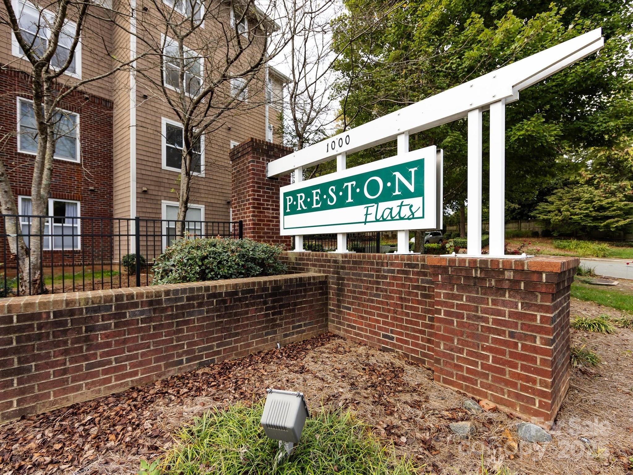 Photo 2 of 1000 E Woodlawn Road216, Charlotte, NC