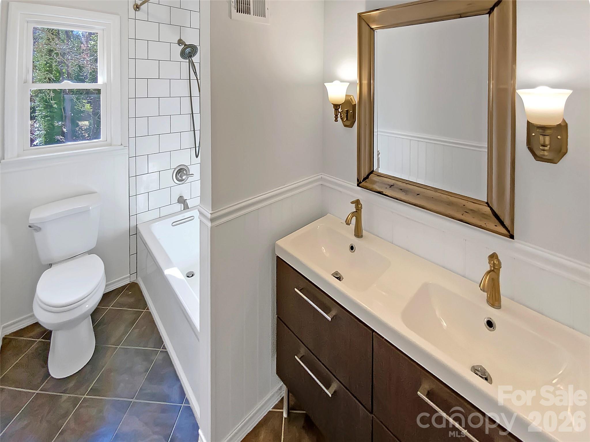 Photo 5 of 7401 Limerick Drive, Charlotte, NC
