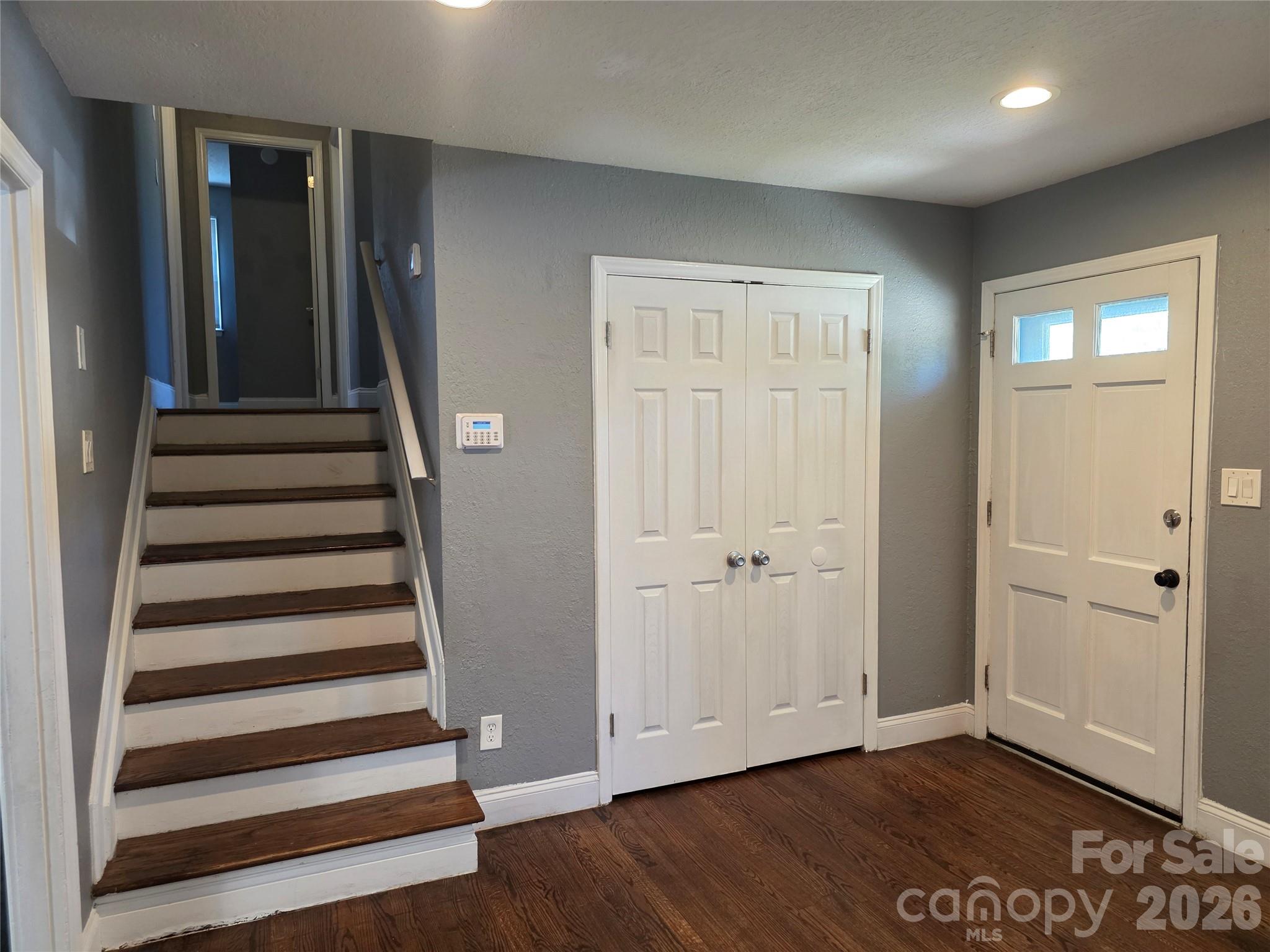 Photo 2 of 1524 Pondella Drive, Charlotte, NC