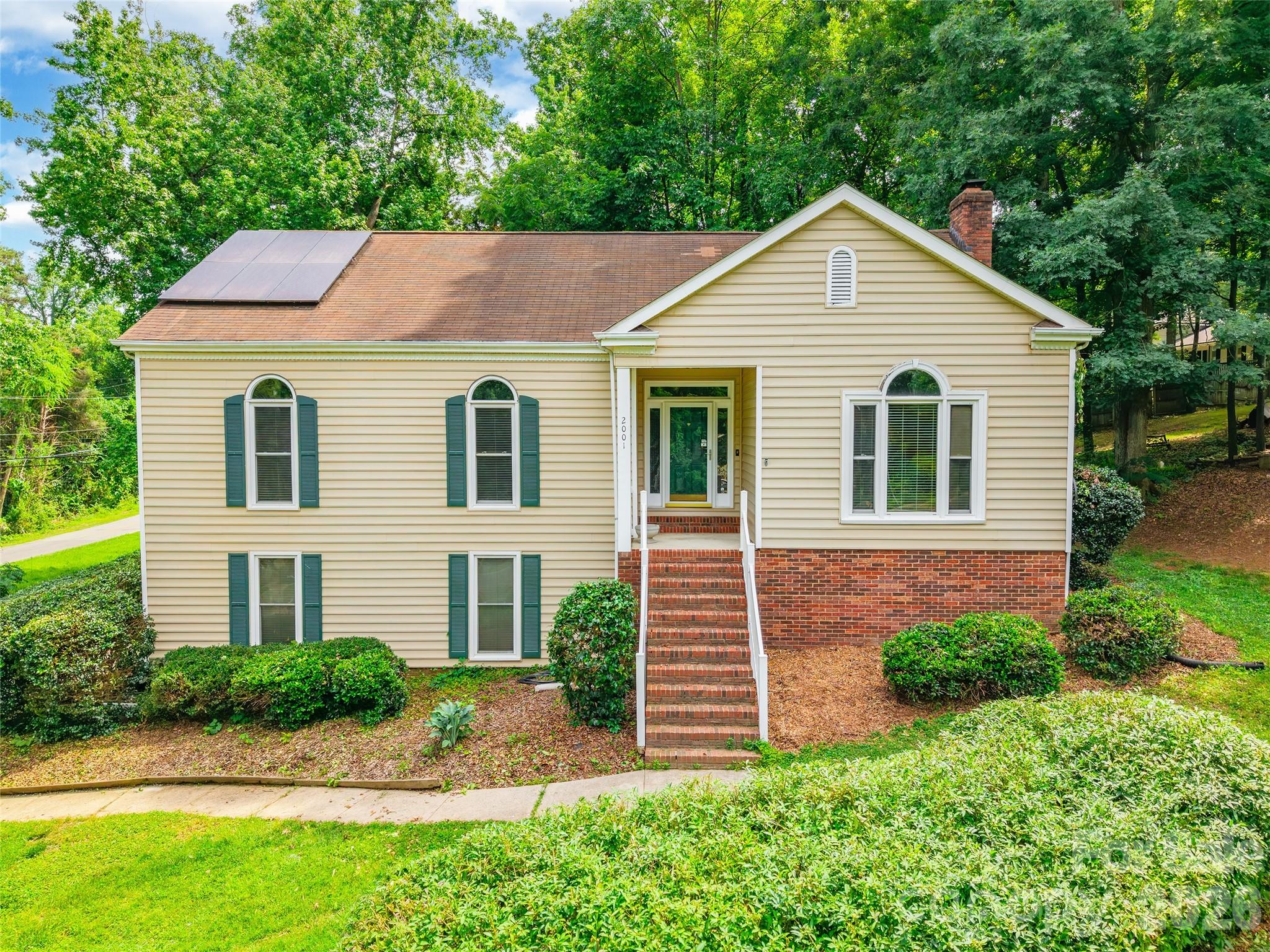Photo 2 of 2001 Colony Hill Drive, Charlotte, NC