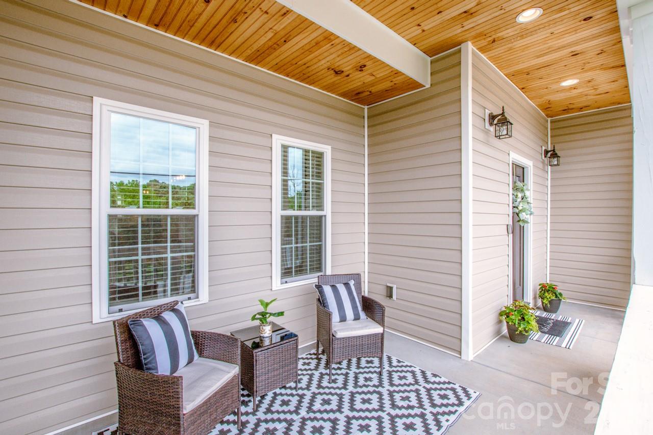 Photo 5 of 3211 Oakdale Road, Charlotte, NC