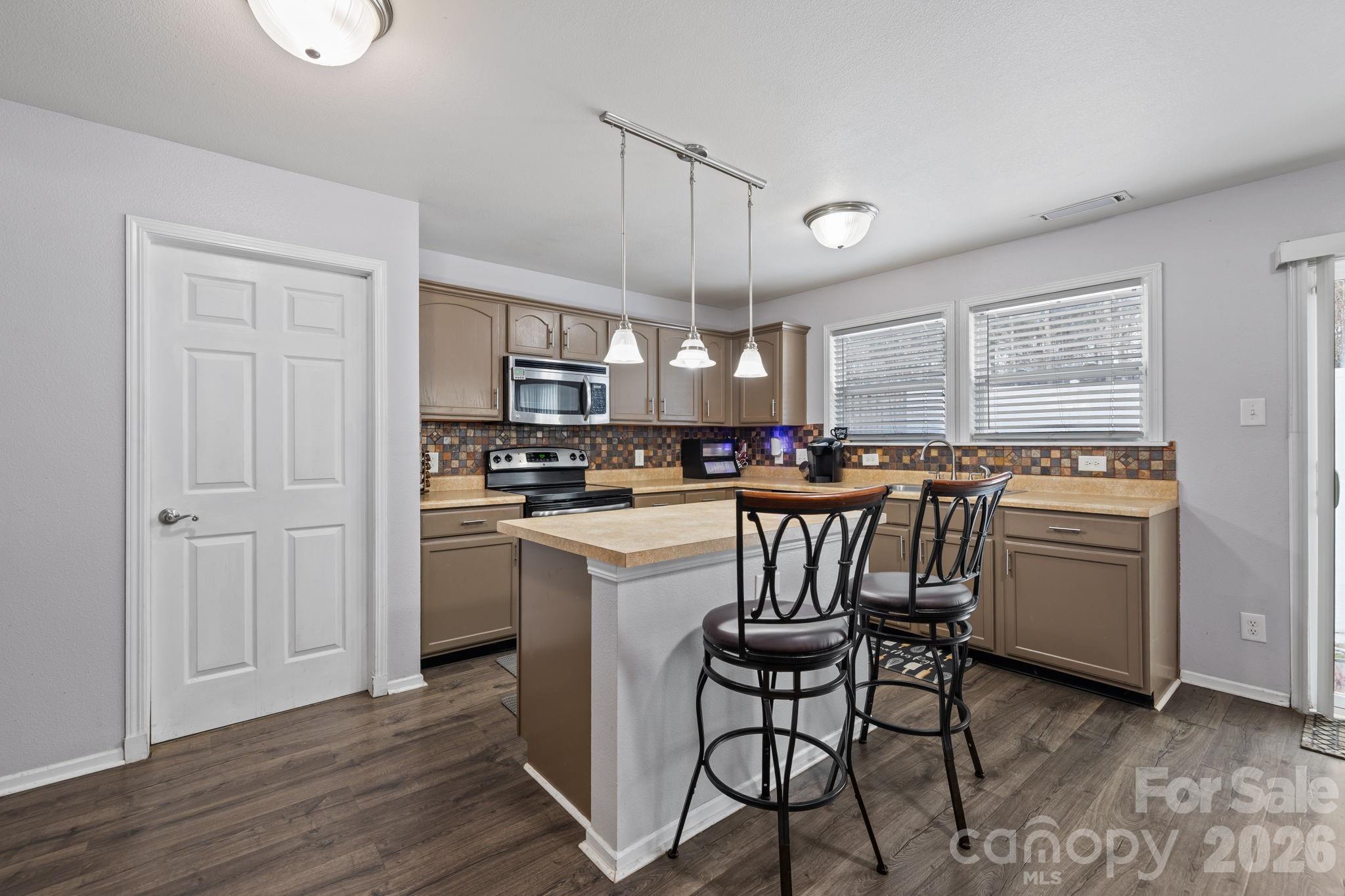 Photo 9 of 6127 Blue Ash Lane, Charlotte, NC