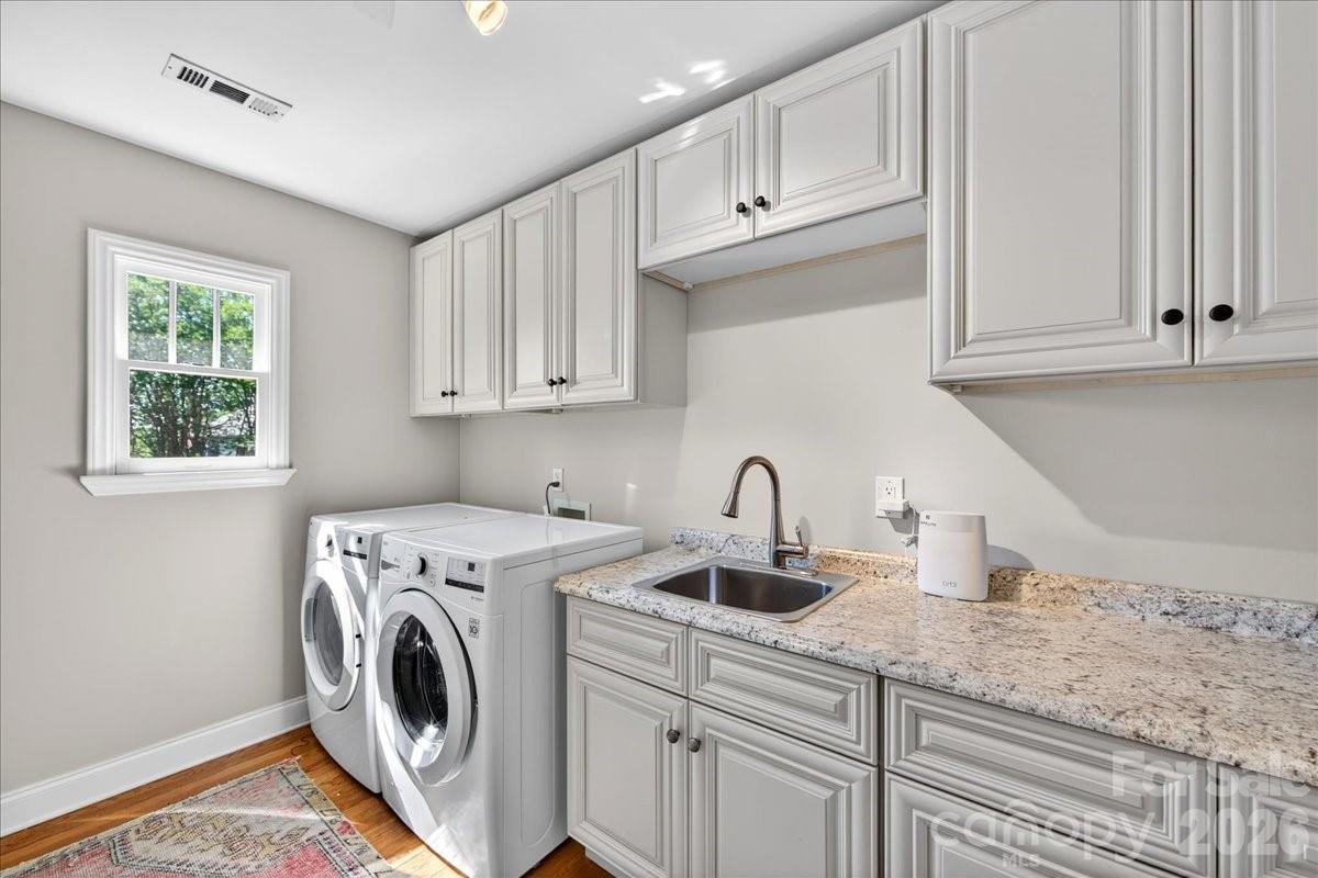 Photo 27 of 1529 E Worthington Avenue, Charlotte, NC