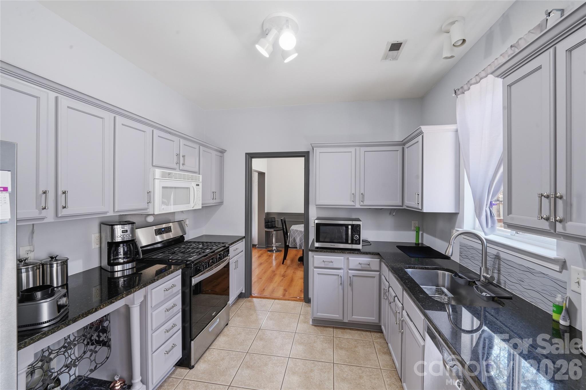 Photo 5 of 9541 Green Apple Drive, Charlotte, NC
