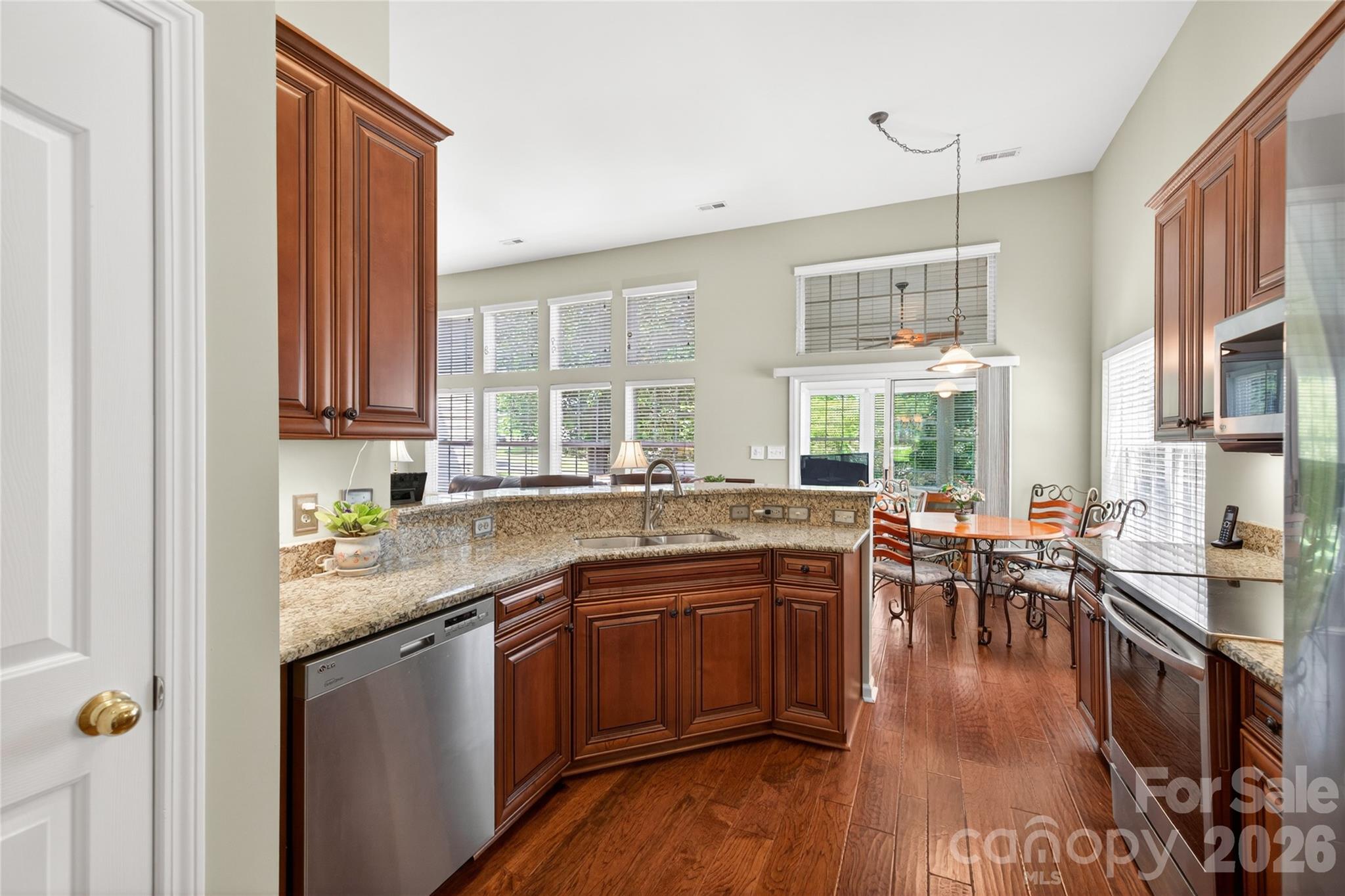 1918 Weighmont Court, Charlotte, NC - photo 6 of 31