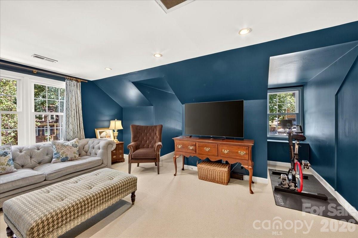 Home for sale at 10300 Ben Franklin Court, Charlotte, NC — photo 24 of 44