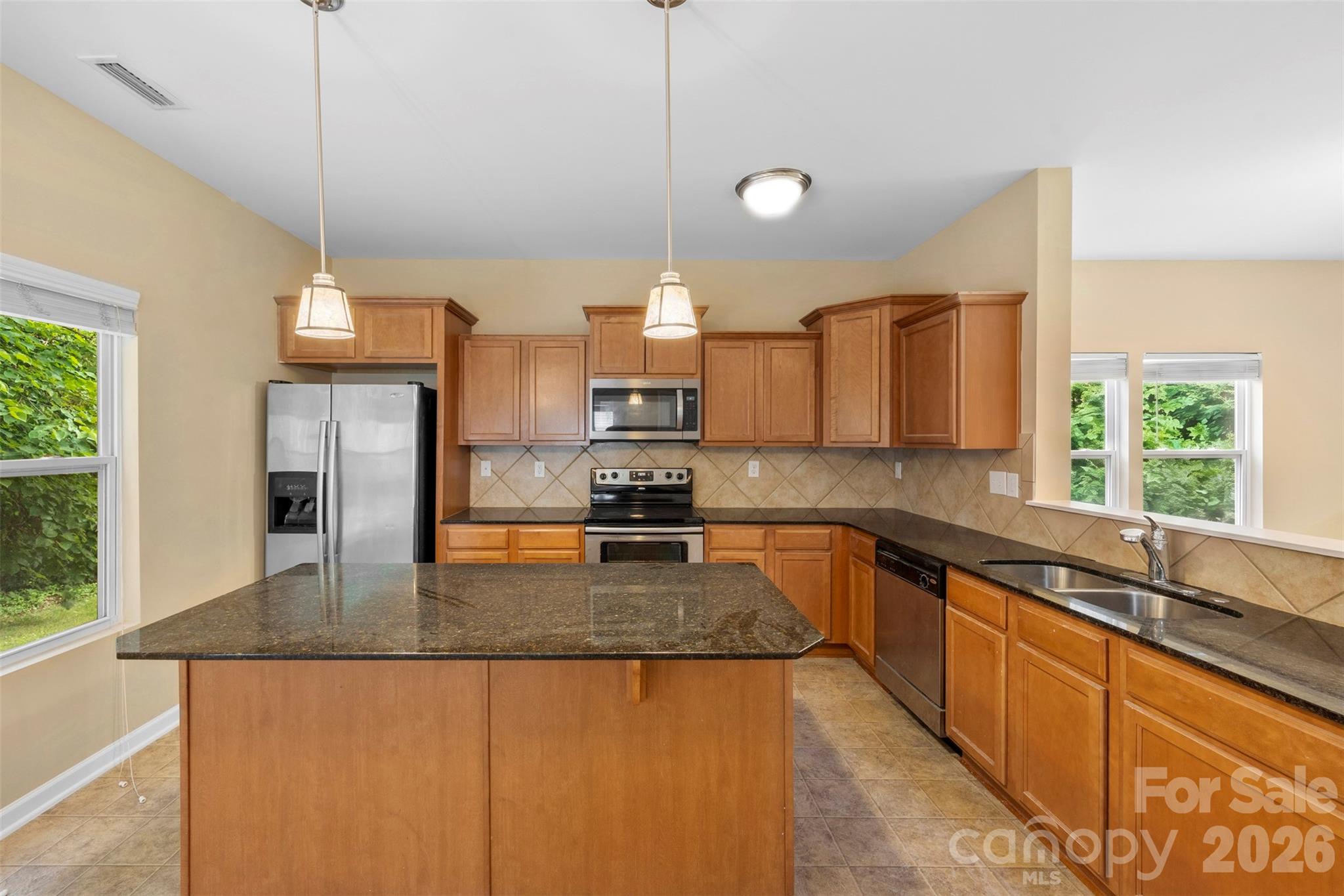 Home for sale at 1831 Yaupon Road, Charlotte, NC — photo 5 of 39