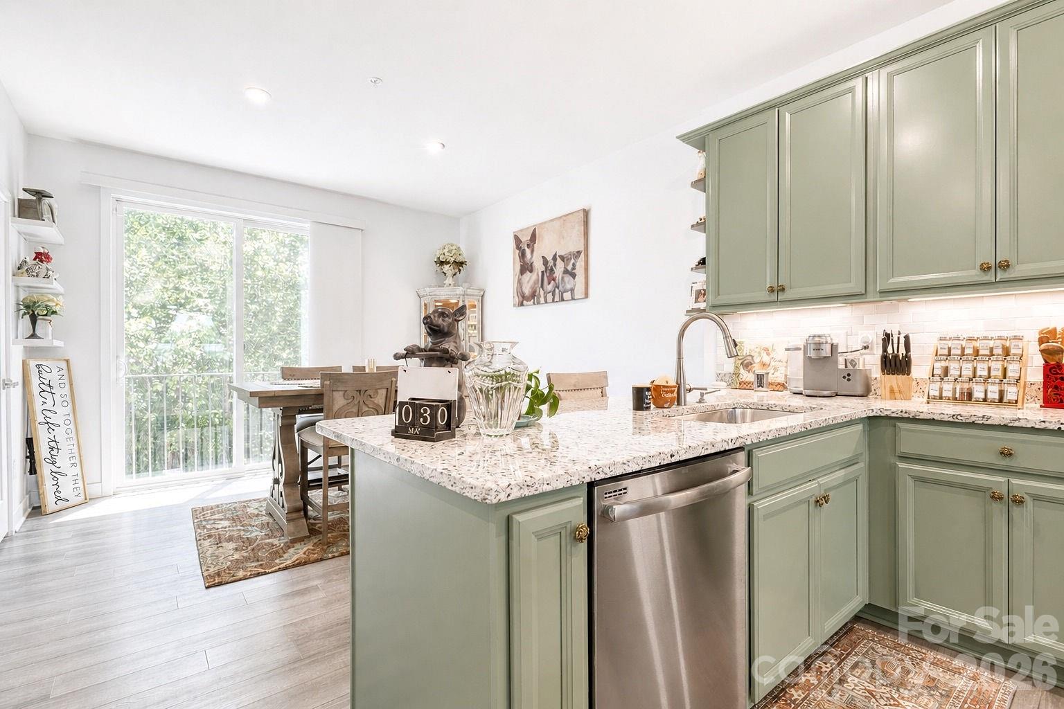 268 Parkwood Avenue, Charlotte, NC - photo 9 of 49