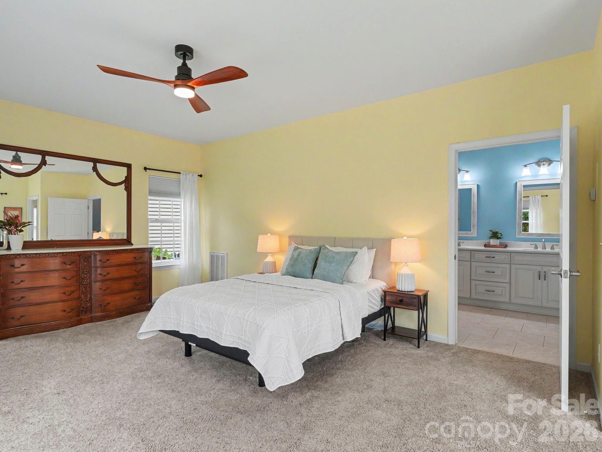 Home for sale at 15505 Robsart Court, Charlotte, NC — photo 18 of 48