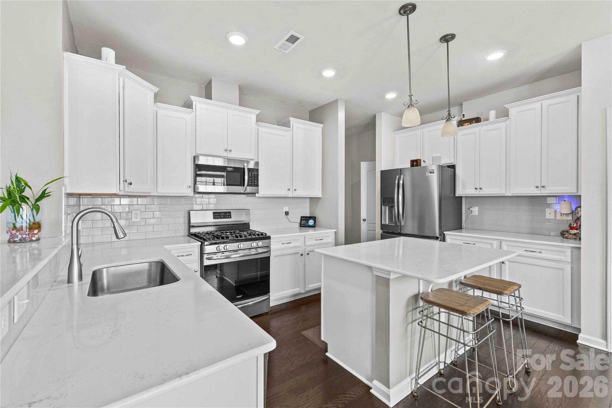 16016 Harbor Hill Drive, Charlotte, NC - photo 15 of 49