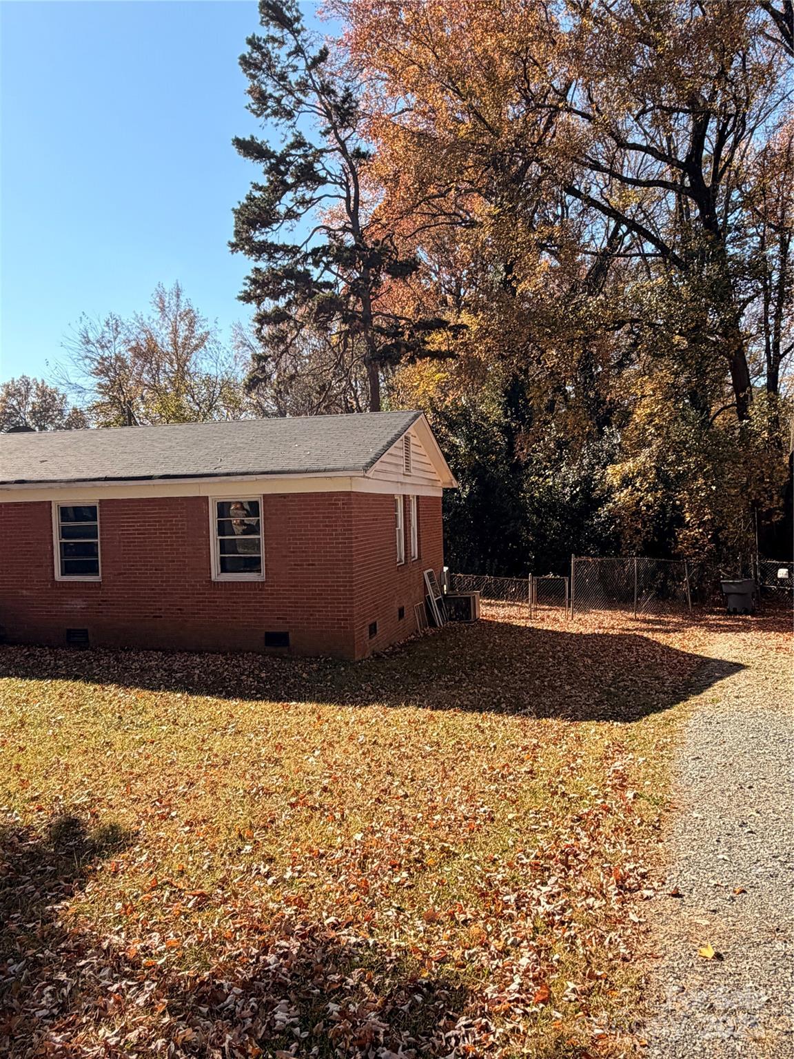 Photo 3 of 828 Tennyson Drive, Charlotte, NC