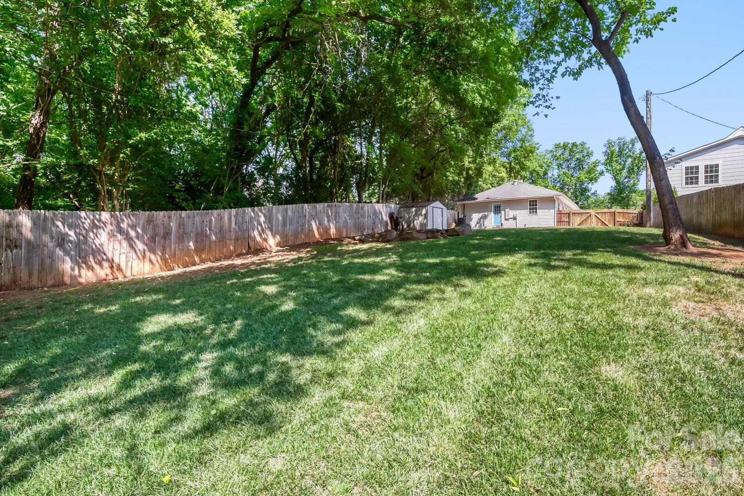 1521 Hawthorne Lane, Charlotte, NC - photo 28 of 30