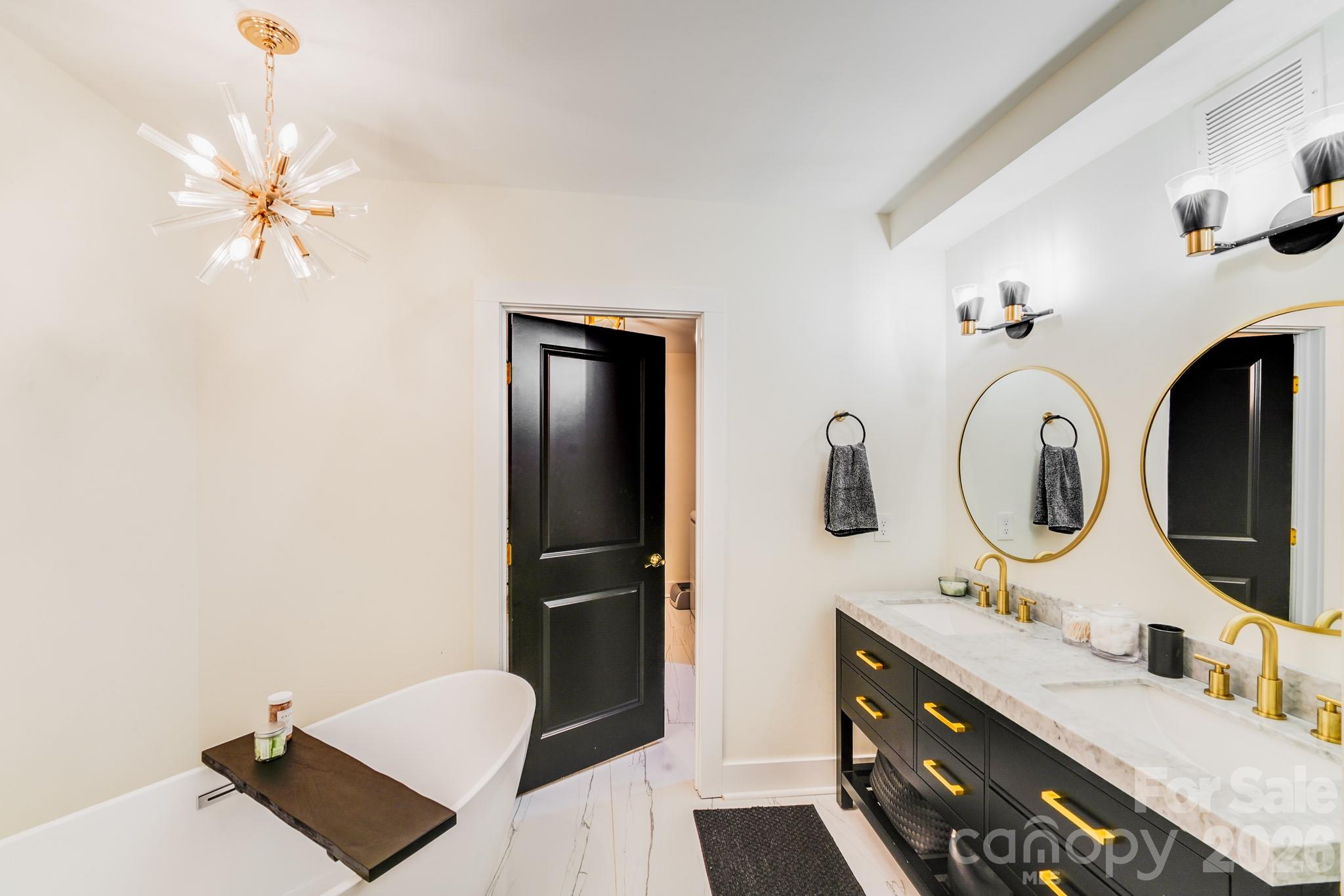 Photo 31 of 4910 Valley Stream Road, Charlotte, NC