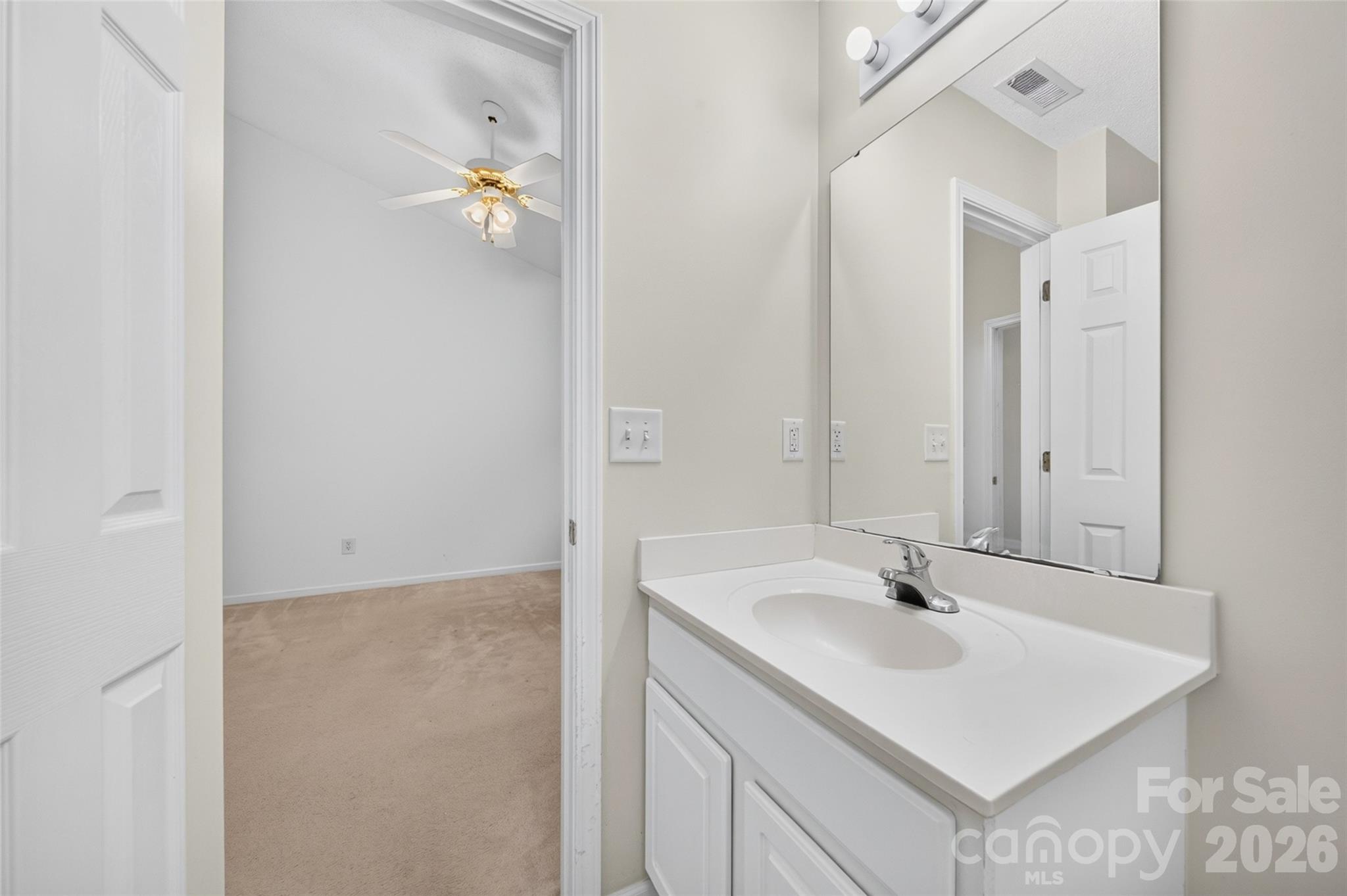 Home for sale at 4627 Victory Lane, Charlotte, NC — photo 13 of 39