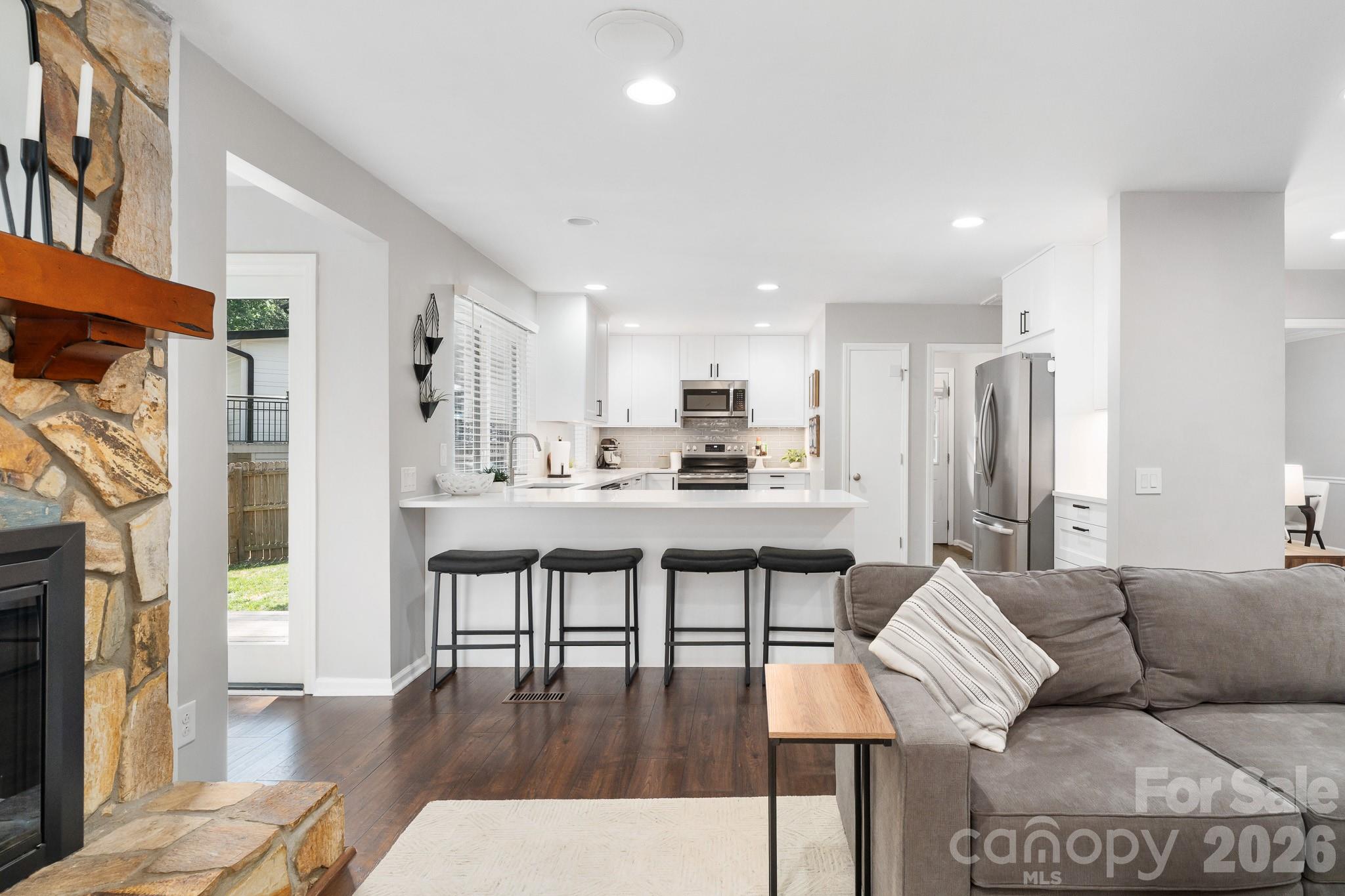 Photo 7 of 8700 Lorraine Drive, Charlotte, NC