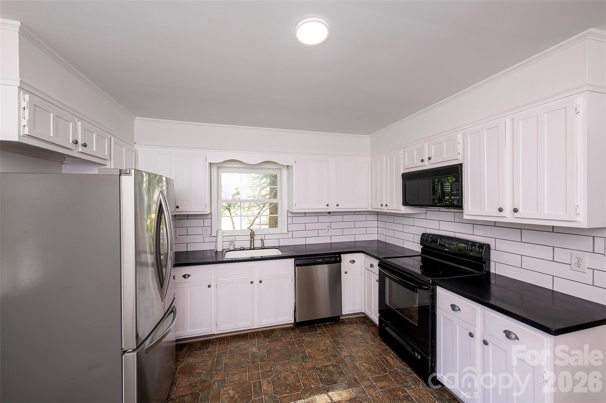 Photo 10 of 6629 Knightswood Drive, Charlotte, NC
