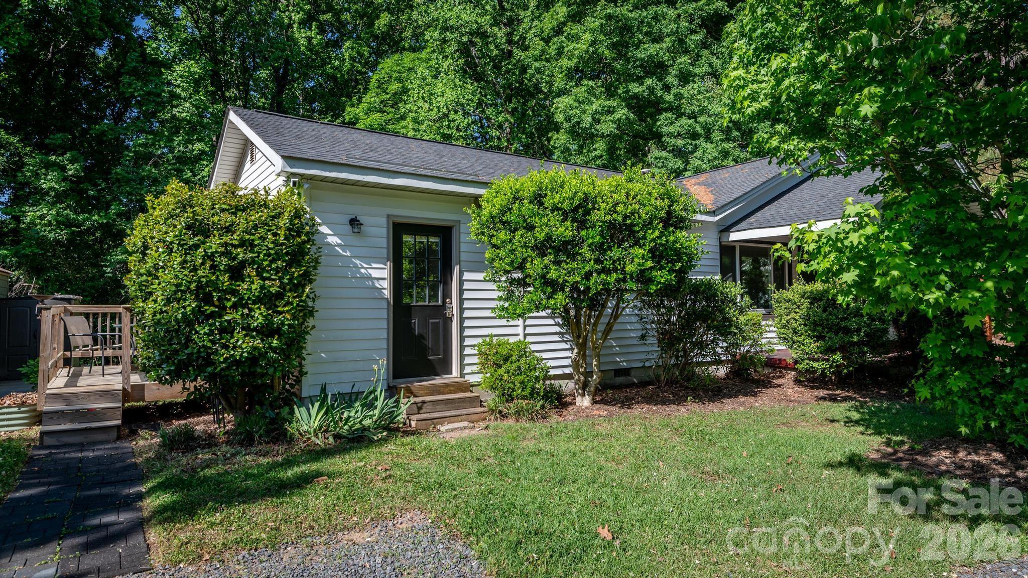 Photo 5 of 3828 Oakwood Road, Charlotte, NC