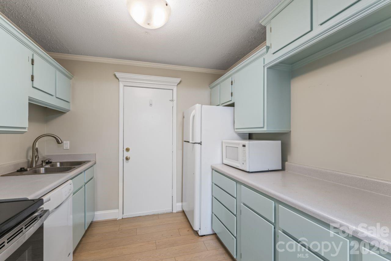 Photo 14 of 4747 Hedgemore DriveB, Charlotte, NC