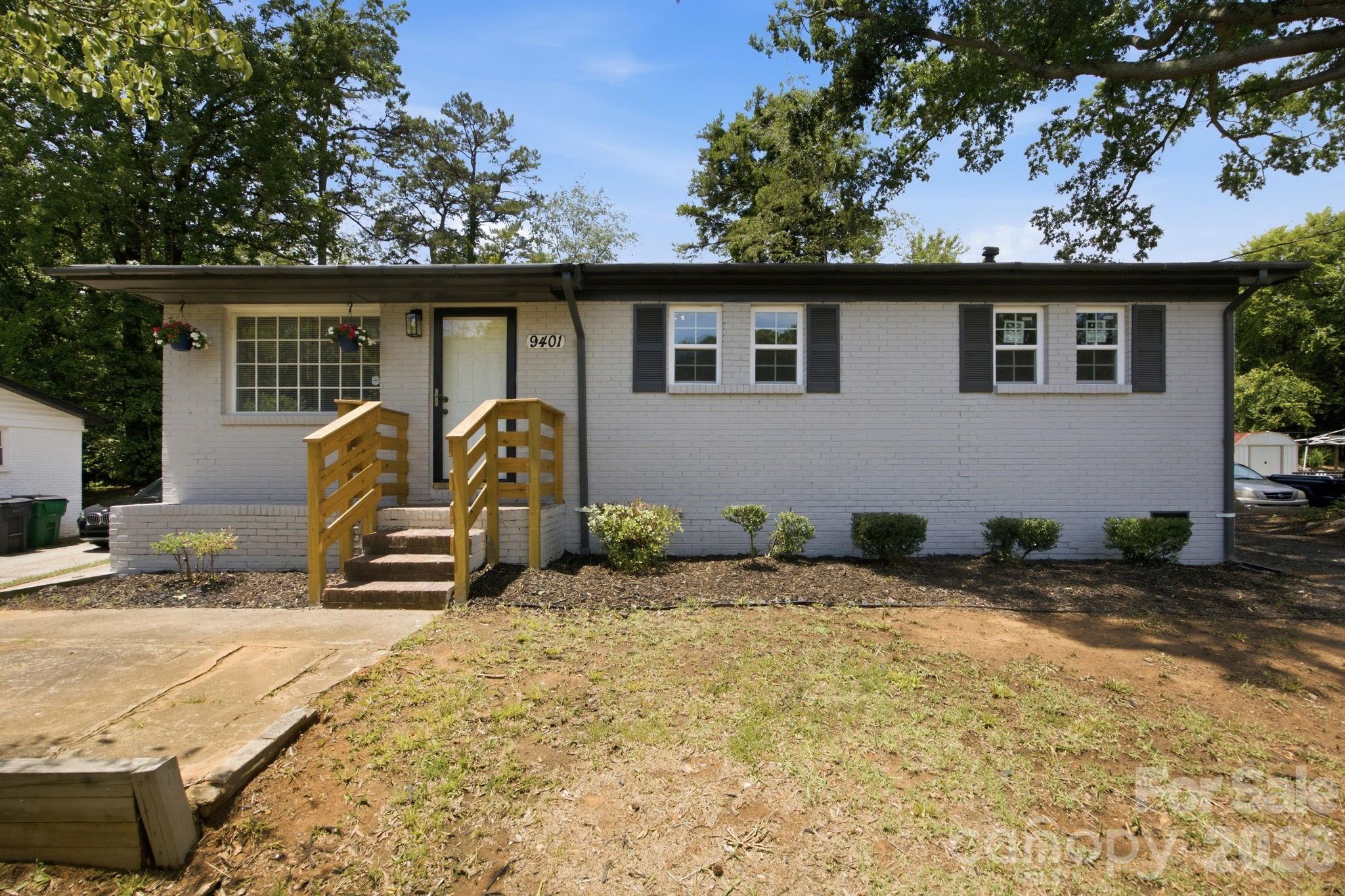 Home for sale at 9401 Feldbank Drive, Charlotte, NC — photo 2 of 42