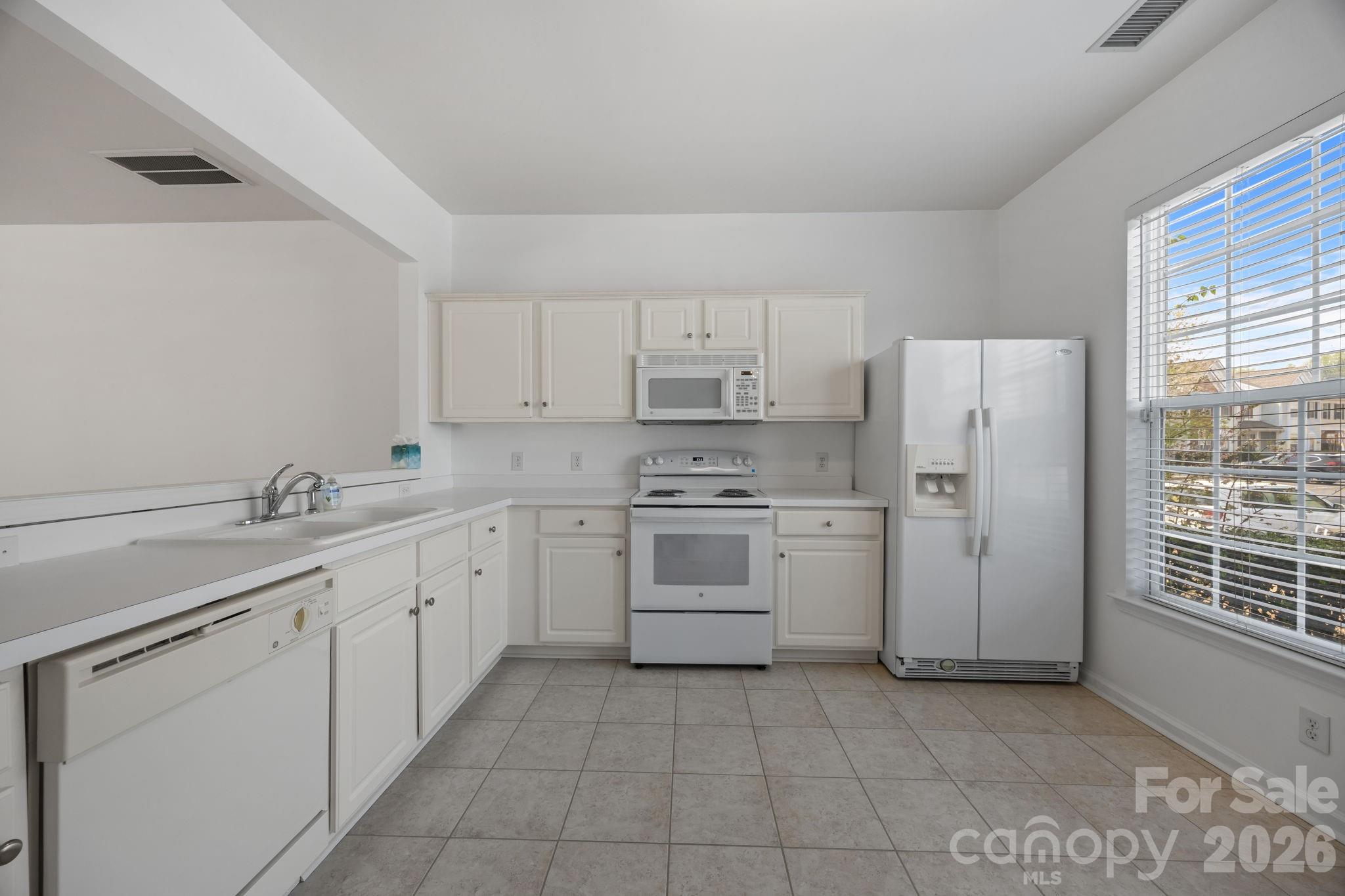 Photo 8 of 3228 Mannington Drive, Charlotte, NC