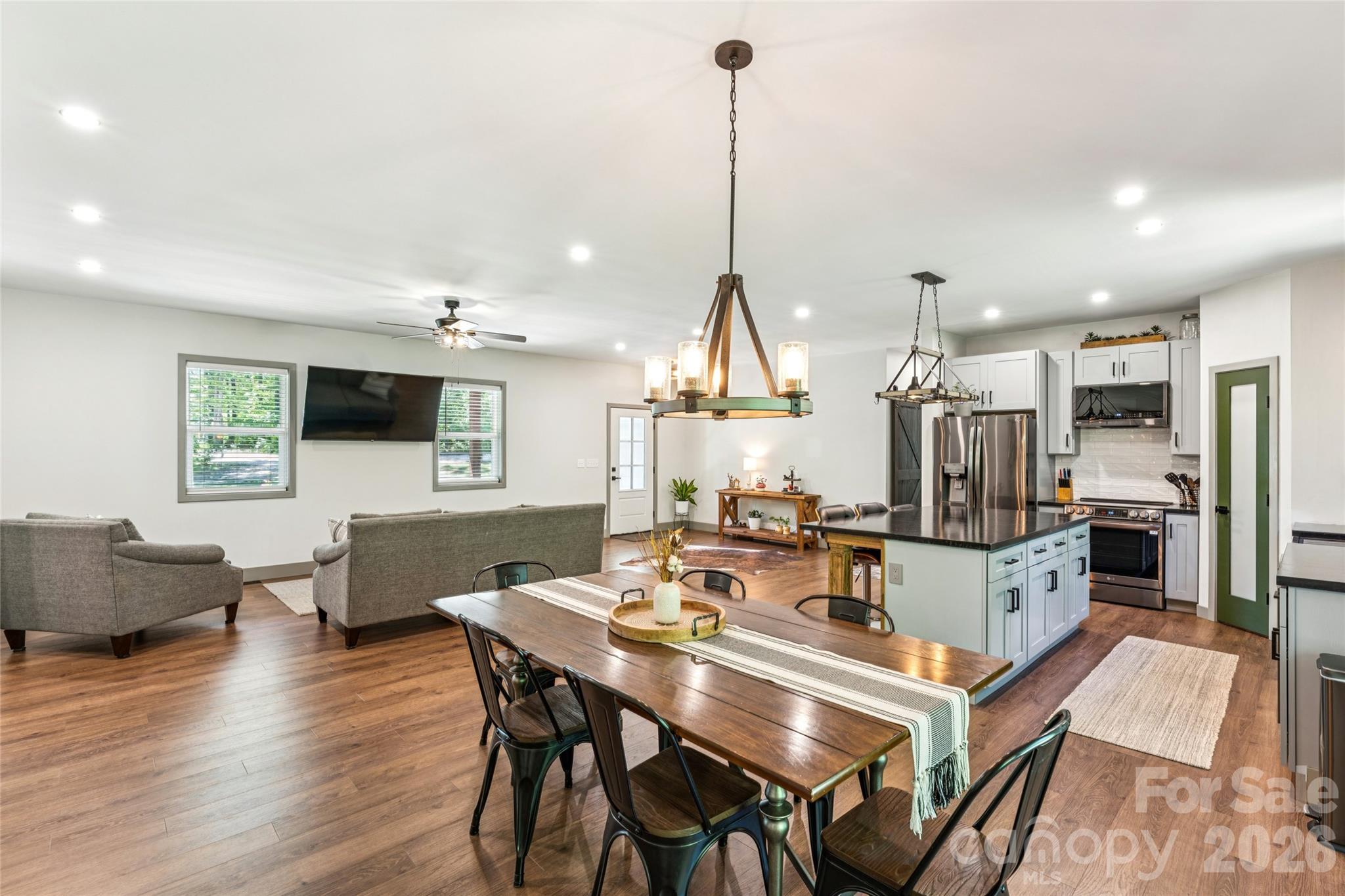 305 Robinson Avenue, Mount Holly, NC - photo 14 of 49