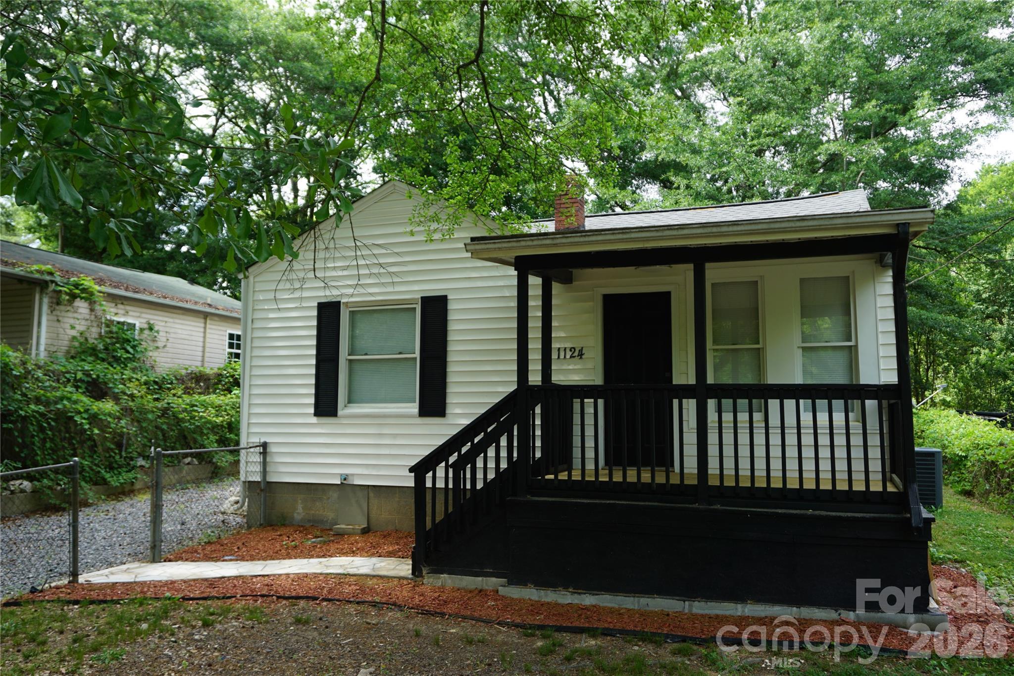 Exterior of 1124 W Mauney Avenue, Gastonia, NC