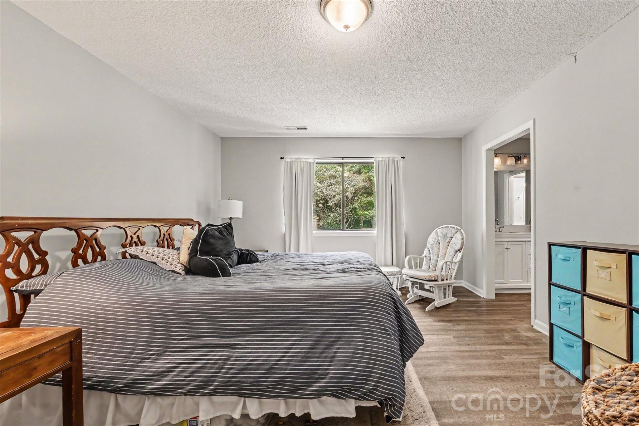Photo 14 of 611 Mattingwood Drive, Charlotte, NC