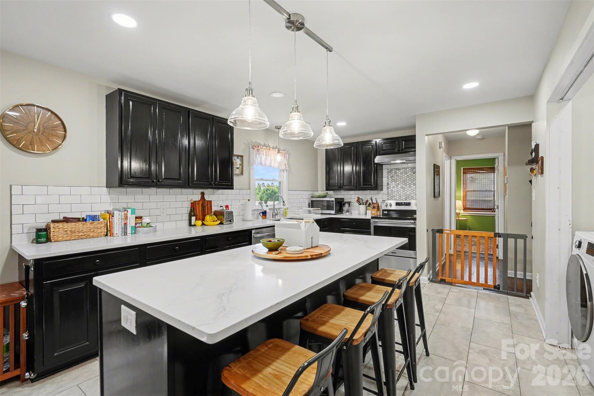 204 N Oak Street, Lowell, NC - photo 8 of 22