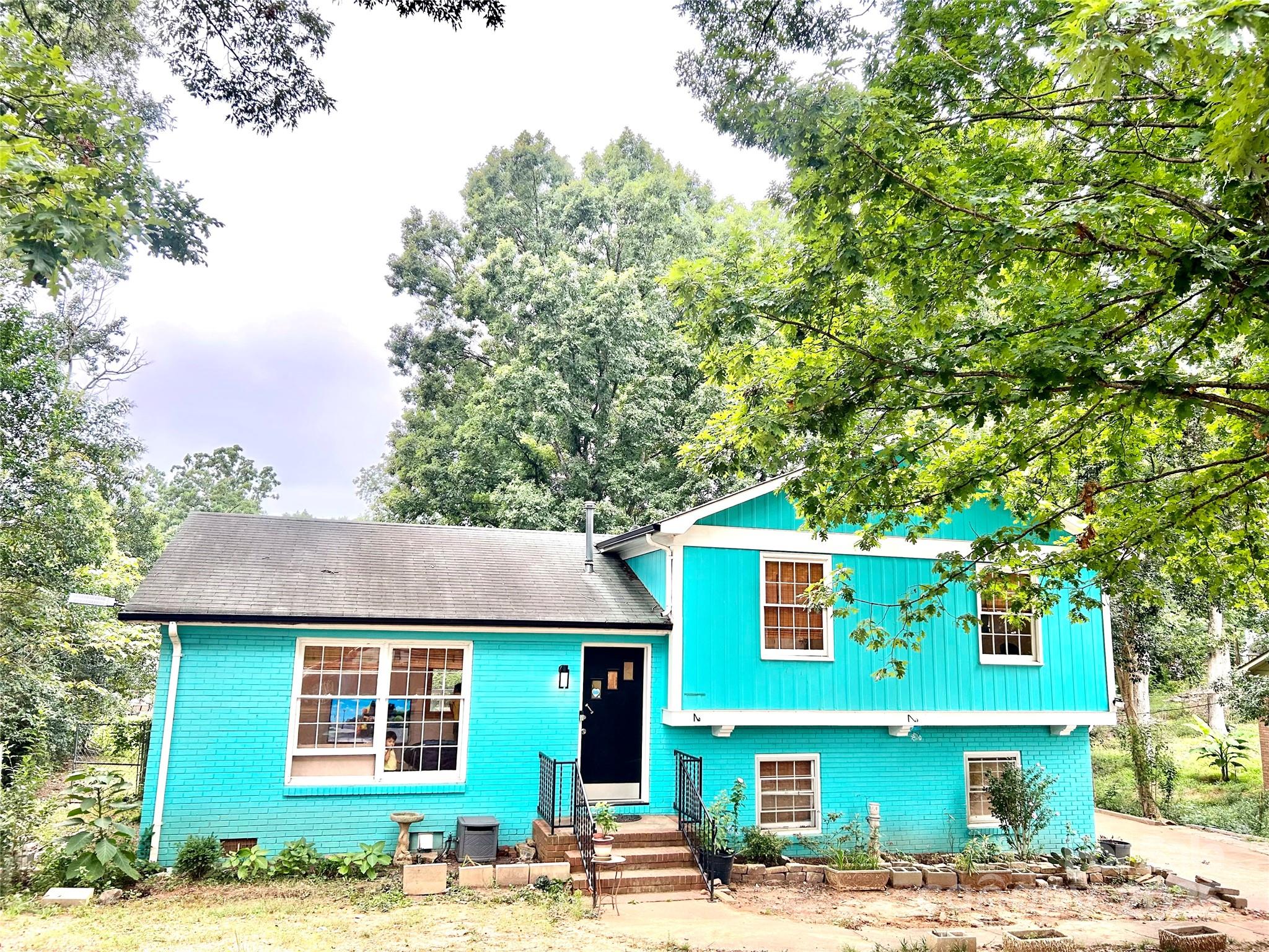 Photo 2 of 6708 Lynmont Drive, Charlotte, NC