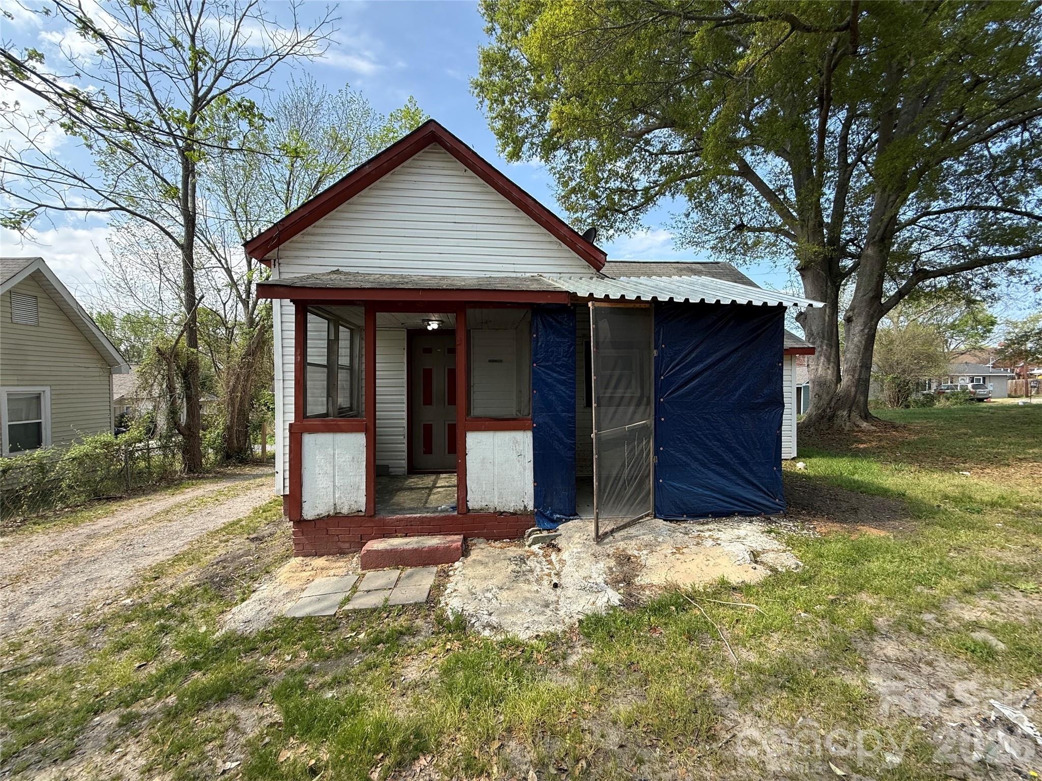 Photo 2 of 965 13th Street, Lancaster, SC