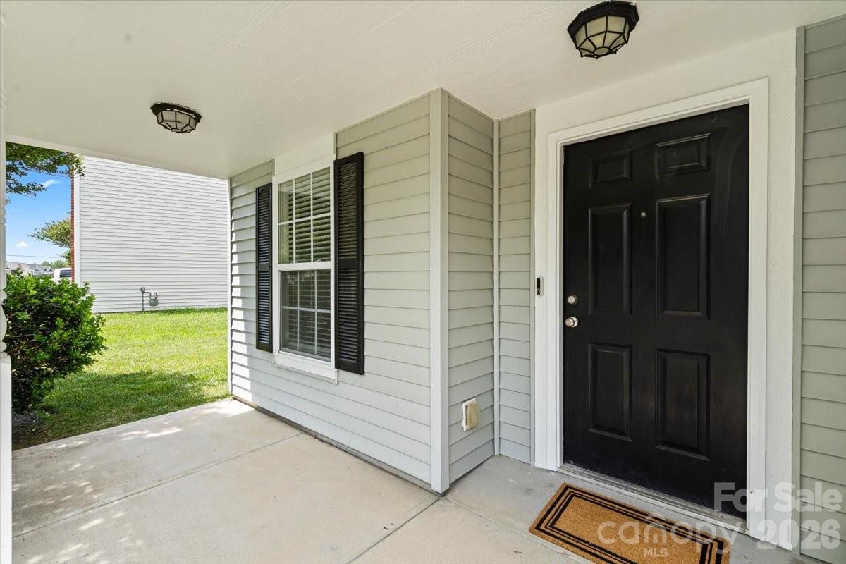 Home for sale at 12932 Silvaire Farm Road, Charlotte, NC — photo 2 of 46