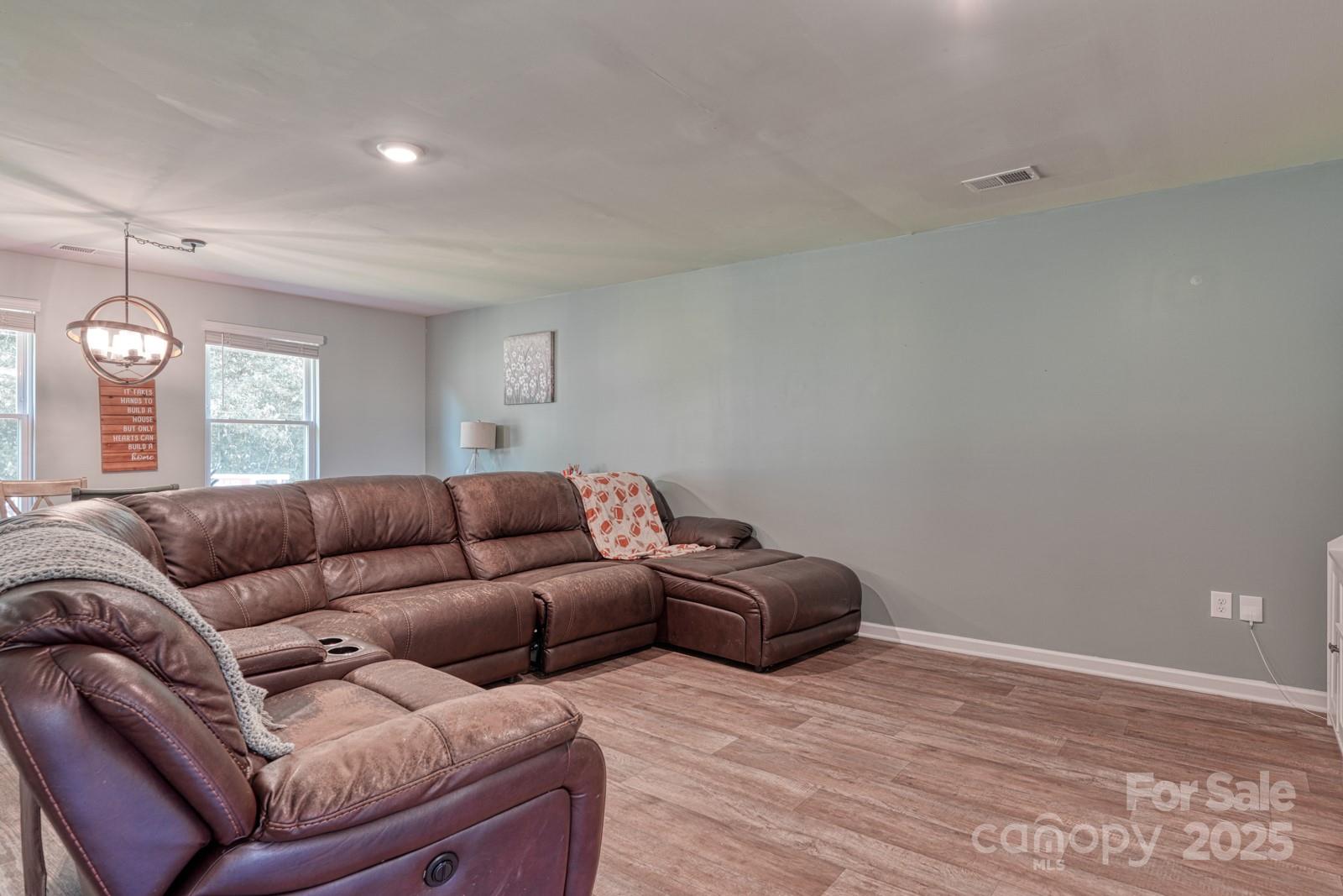 1281 Twin Bridge Road, Gaffney, SC - photo 5 of 39