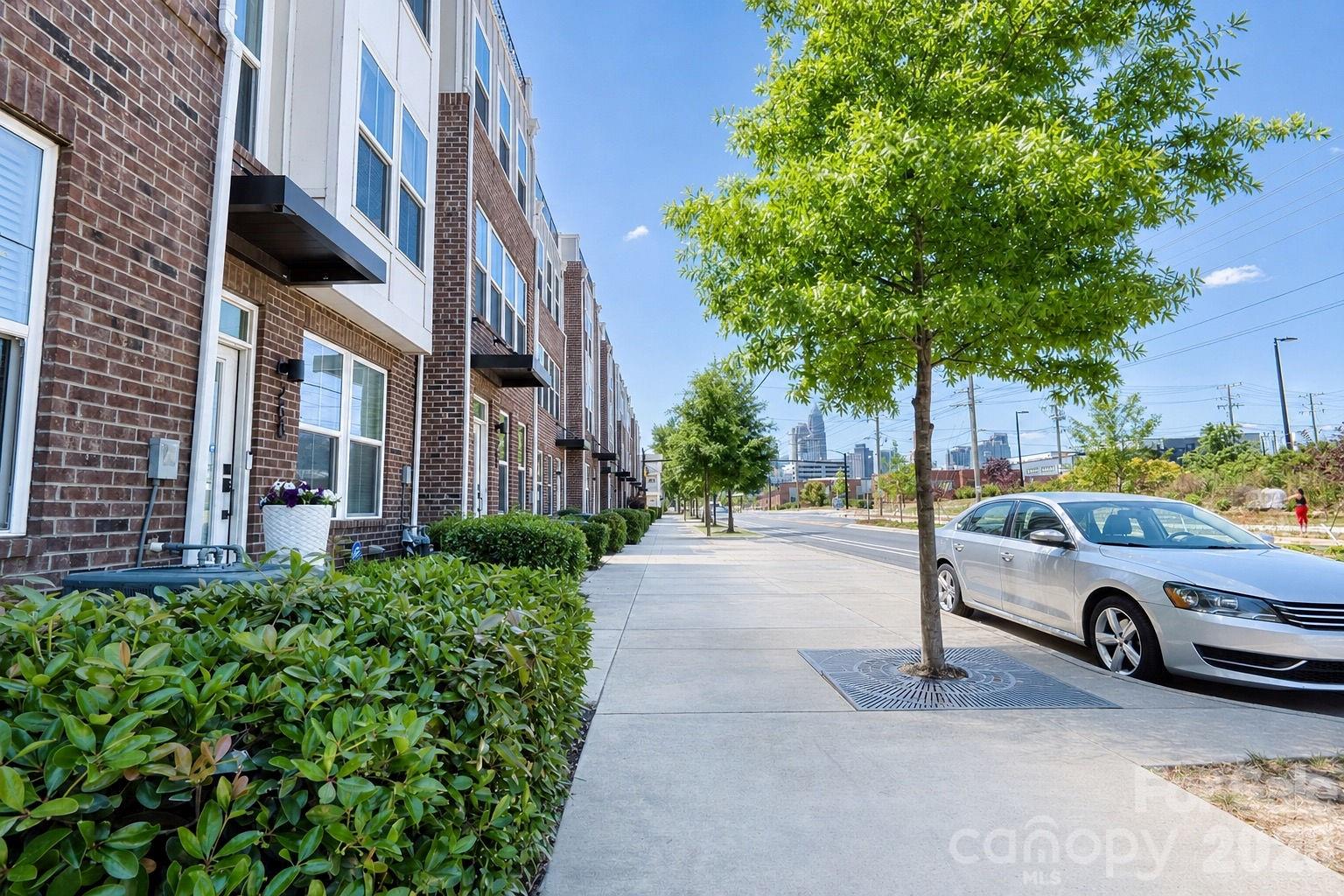 268 Parkwood Avenue, Charlotte, NC - photo 3 of 49