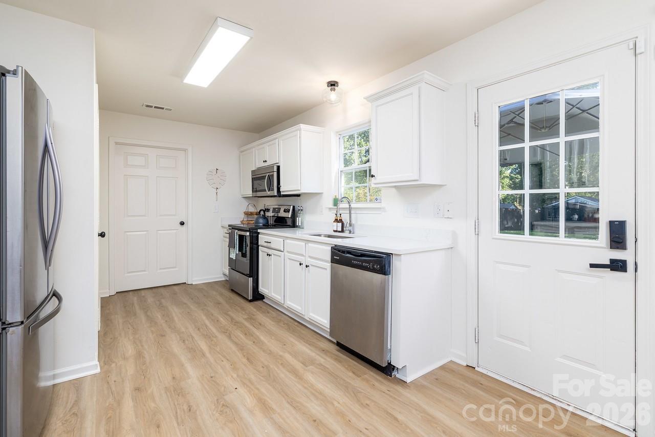 Photo 12 of 5229 Tarrywood Lane, Charlotte, NC