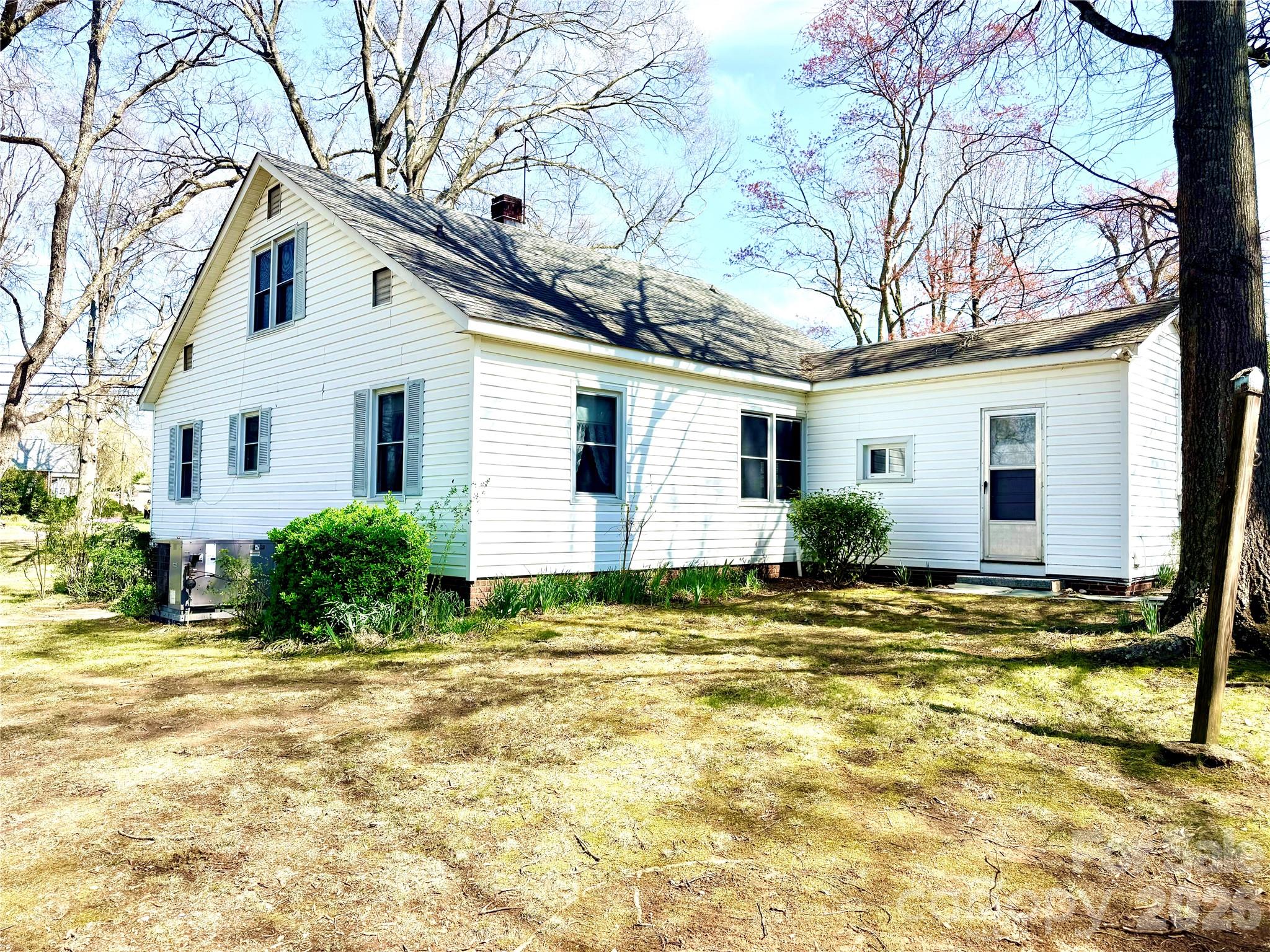 1005 N Main Street, Oakboro, NC - photo 5 of 48